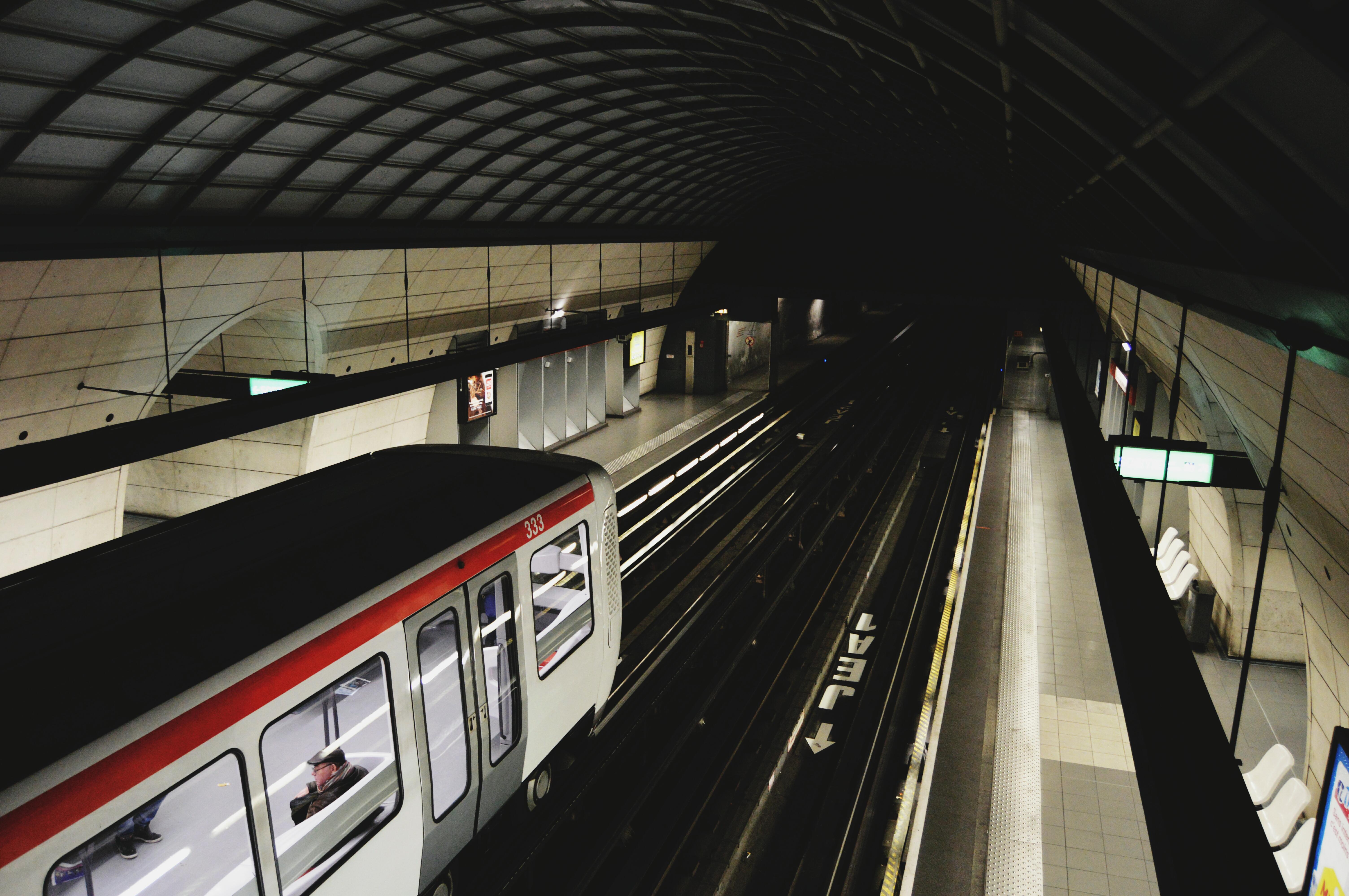 Metro Train Wallpapers - Top Free Metro Train Backgrounds - WallpaperAccess