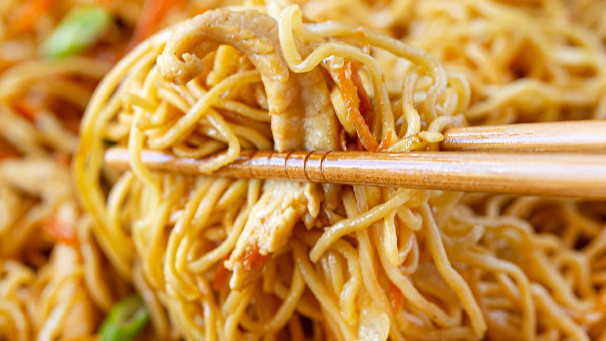 Chow Mein Wallpapers - Top Free Chow Mein Backgrounds - WallpaperAccess