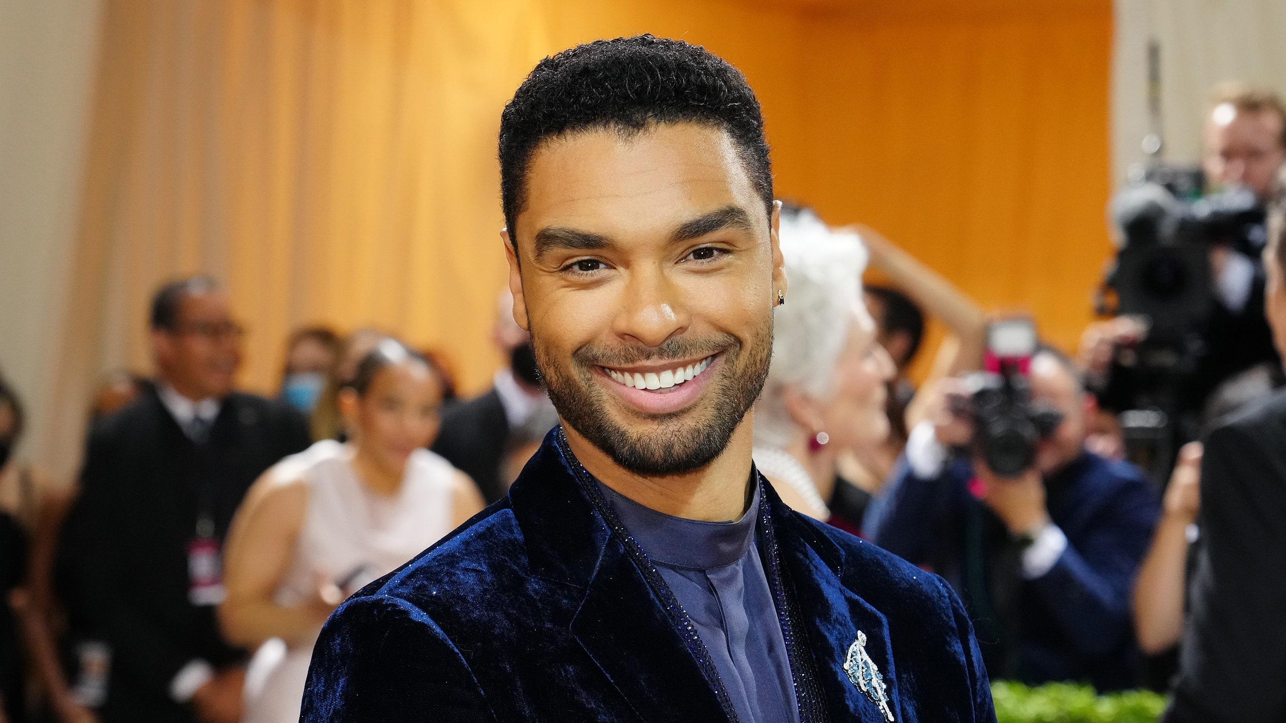 Rege Jean Page Wallpapers - Top Free Rege Jean Page Backgrounds ...