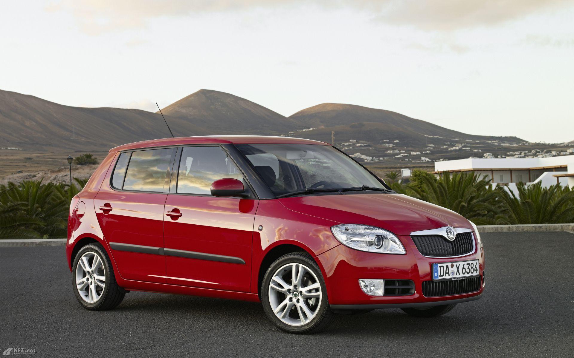 Skoda Fabia Wallpapers - Top Free Skoda Fabia Backgrounds - WallpaperAccess