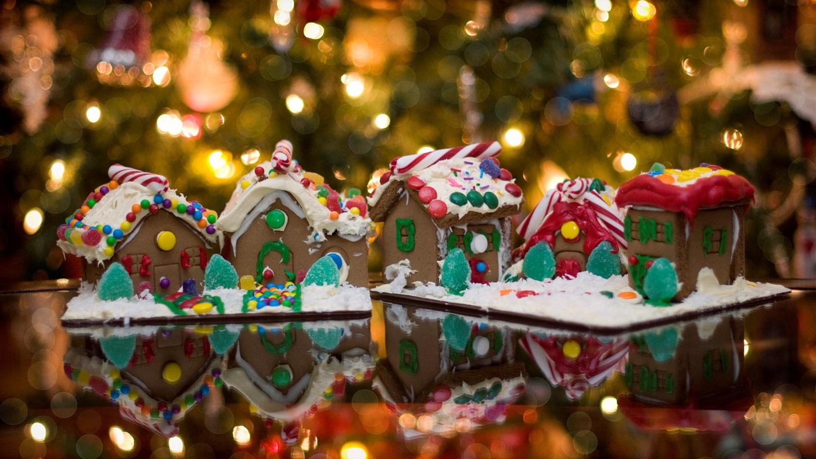 Gingerbread House Desktop Wallpapers - Top Free Gingerbread House ...