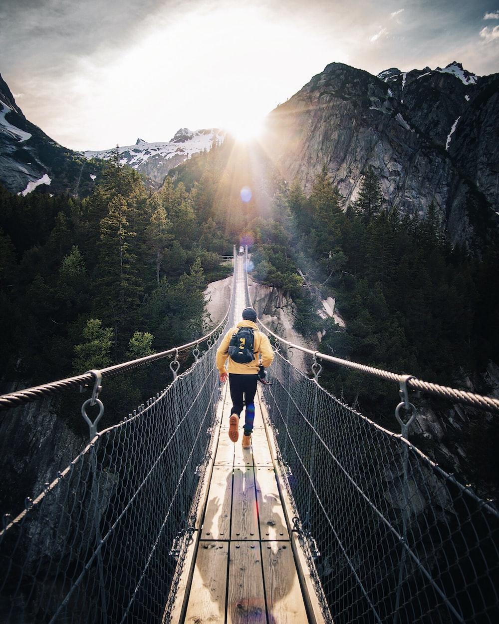 Travel Man Wallpapers - Top Free Travel Man Backgrounds - WallpaperAccess