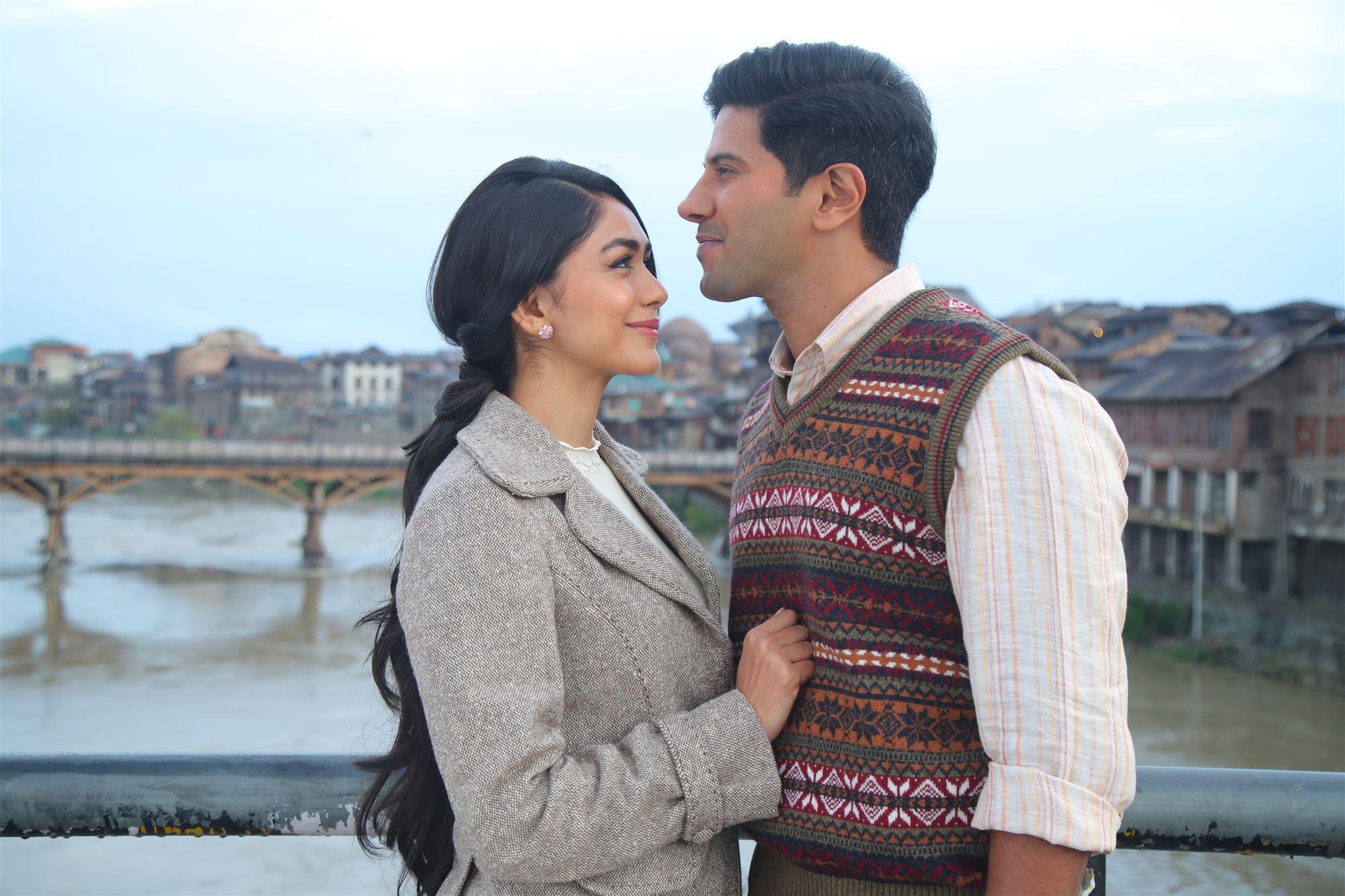 Sita Ramam Wallpapers - Top Free Sita Ramam Backgrounds - WallpaperAccess