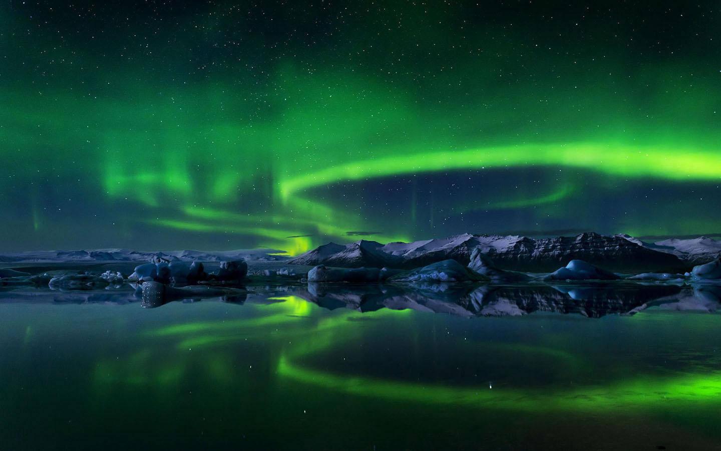 Green Northern Lights Wallpapers - Top Free Green Northern Lights ...