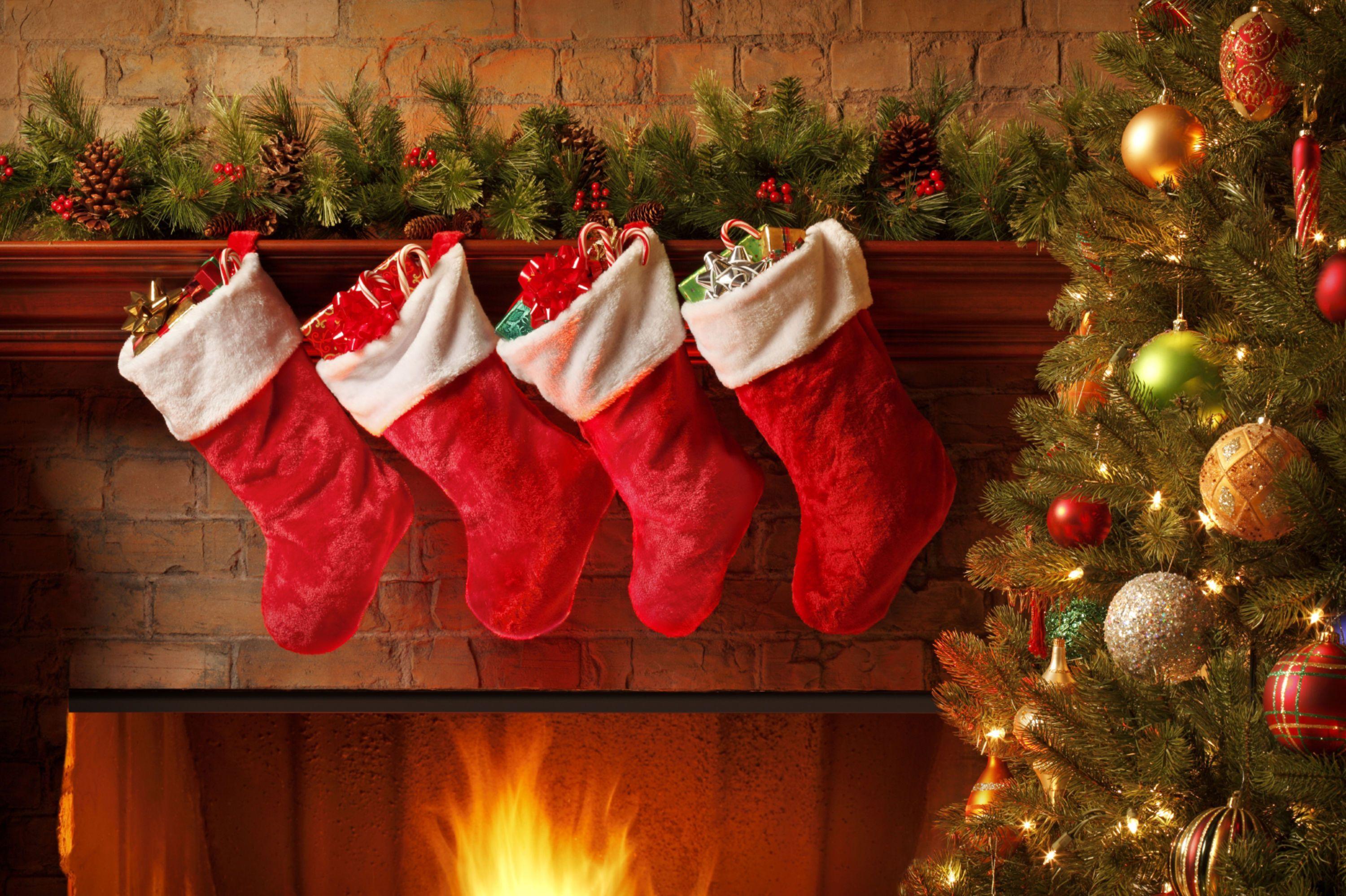 Christmas Stocking Wallpapers - Top Free Christmas Stocking Backgrounds ...