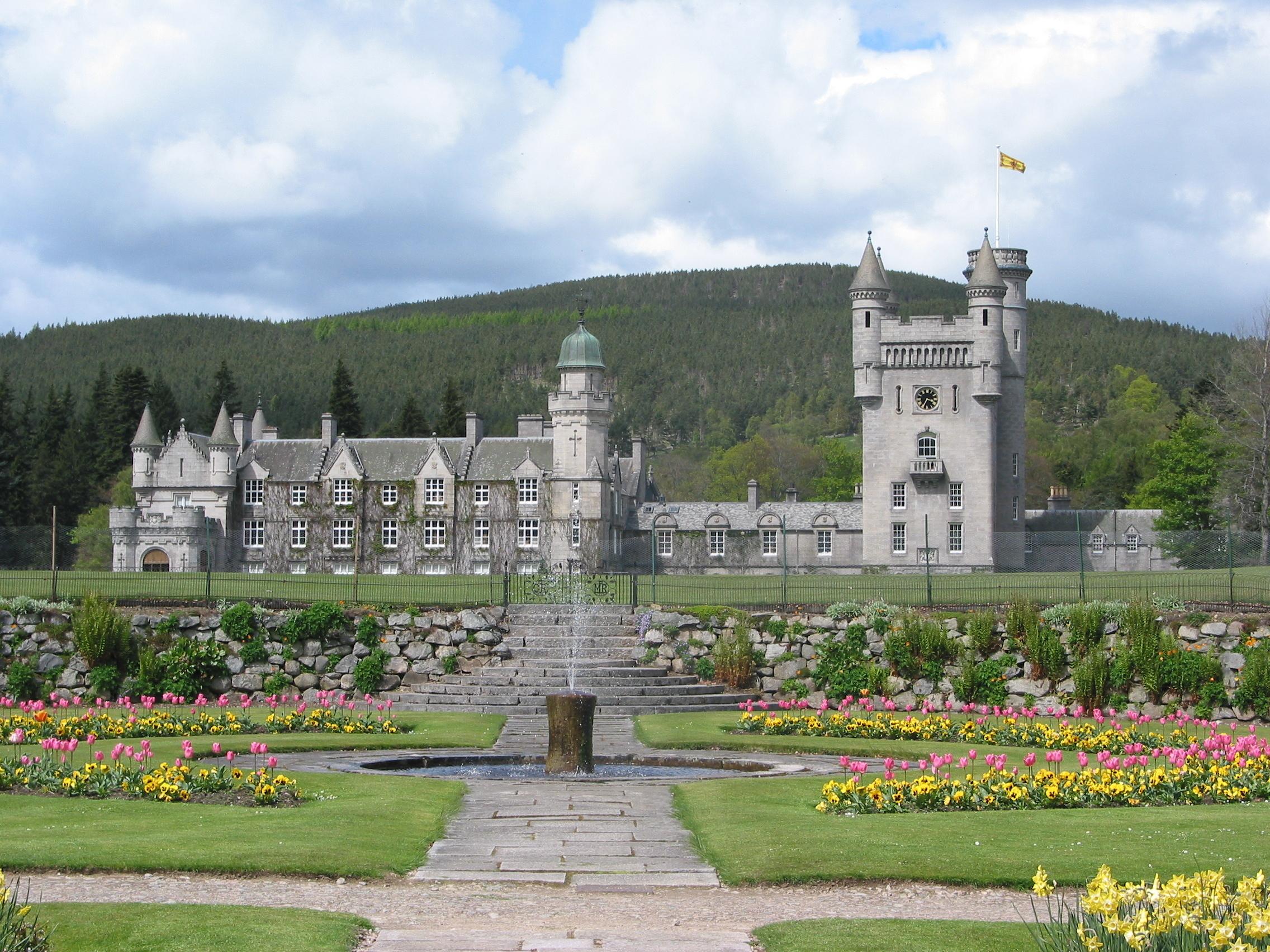 Balmoral Castle Wallpapers - Top Free Balmoral Castle Backgrounds ...