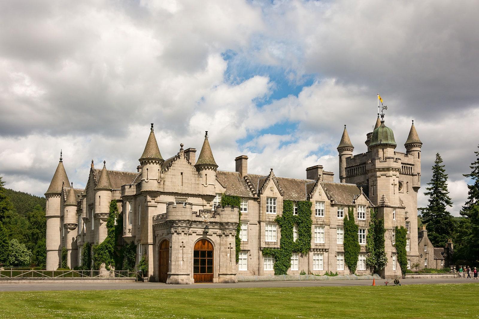 Balmoral Castle Wallpapers - Top Free Balmoral Castle Backgrounds ...