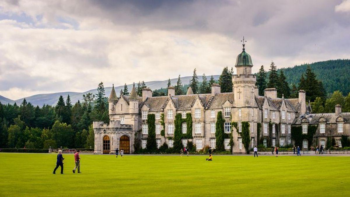 Balmoral Castle Wallpapers - Top Free Balmoral Castle Backgrounds ...