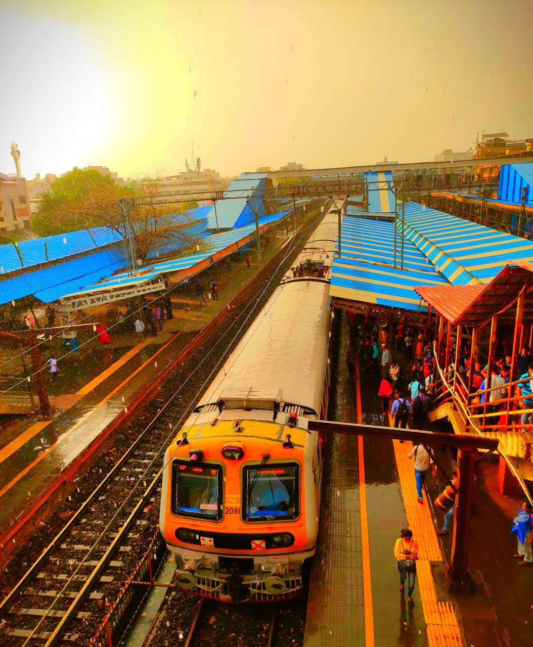 Local Train Wallpapers - Top Free Local Train Backgrounds - WallpaperAccess