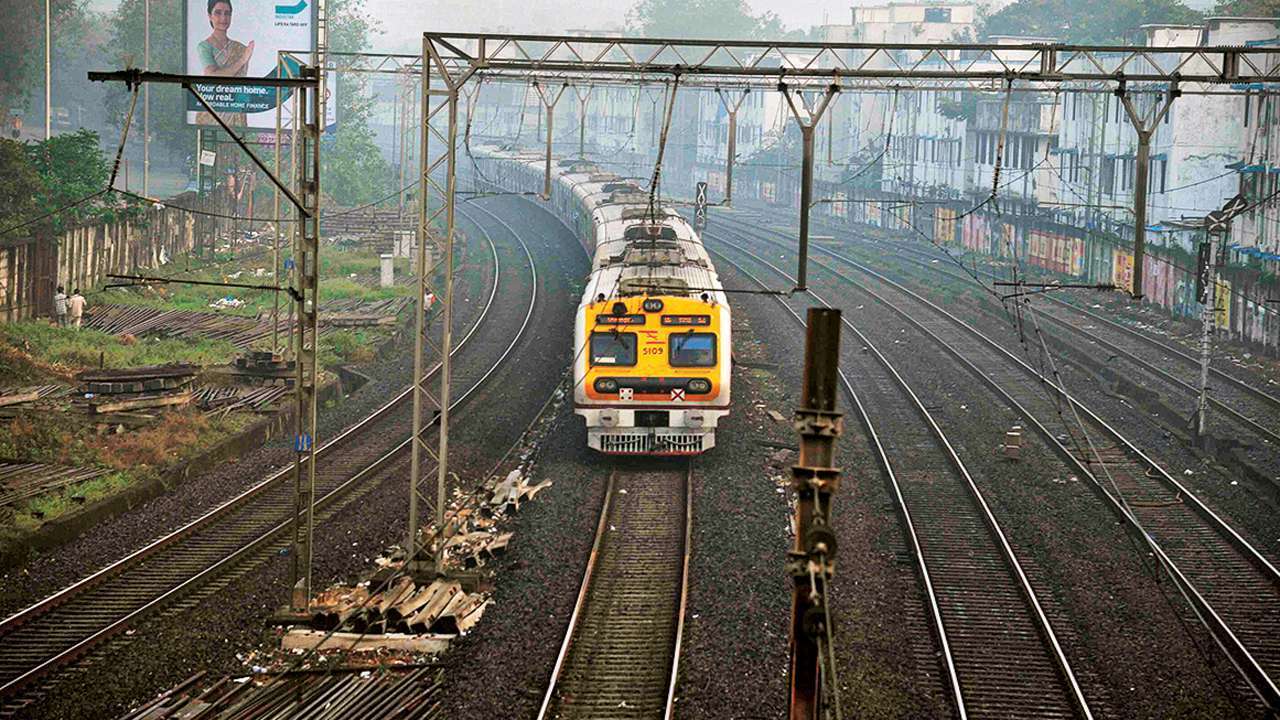 Local Train Wallpapers - Top Free Local Train Backgrounds - WallpaperAccess