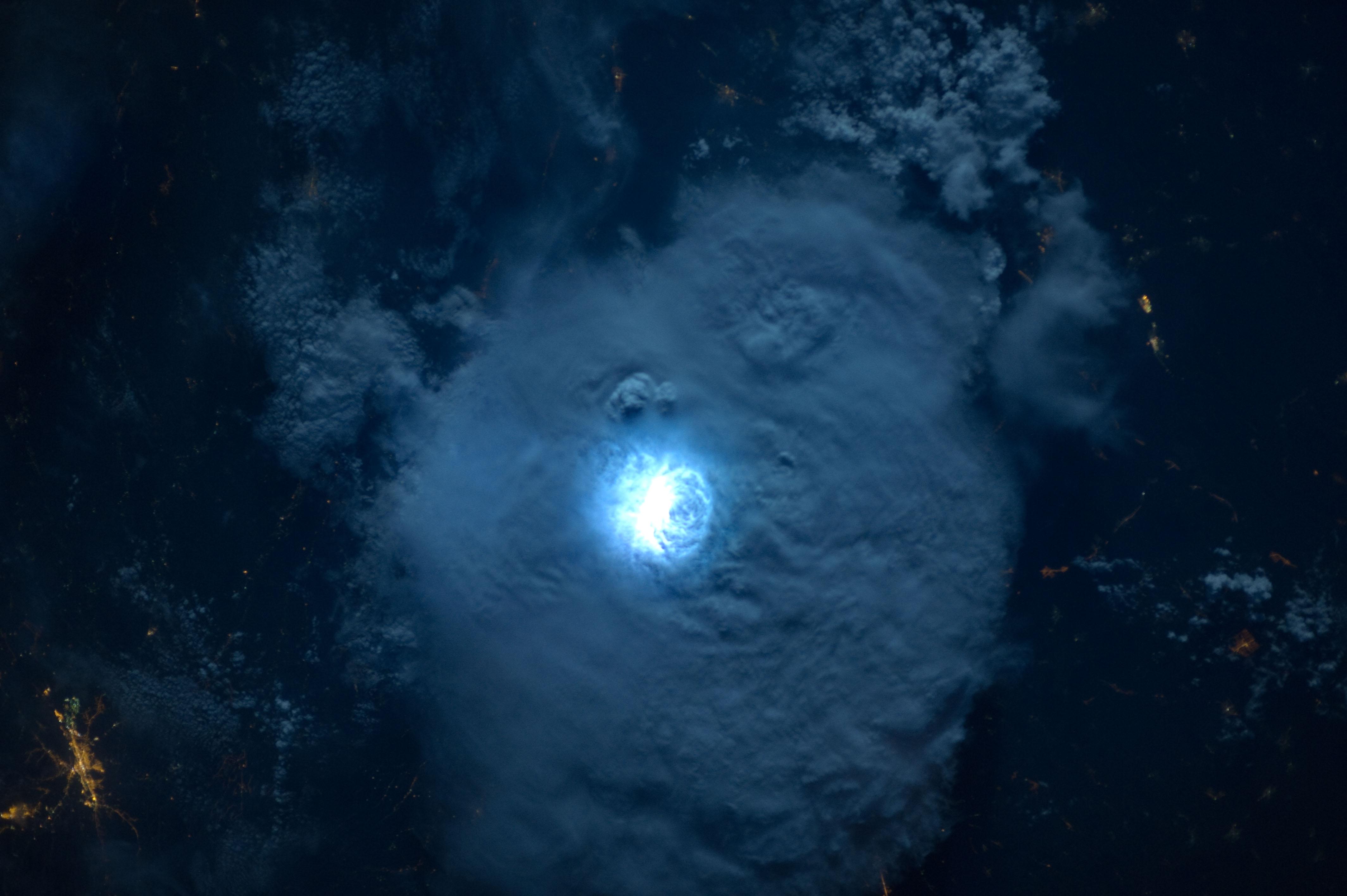 Space Lightning Wallpapers - Top Free Space Lightning Backgrounds ...