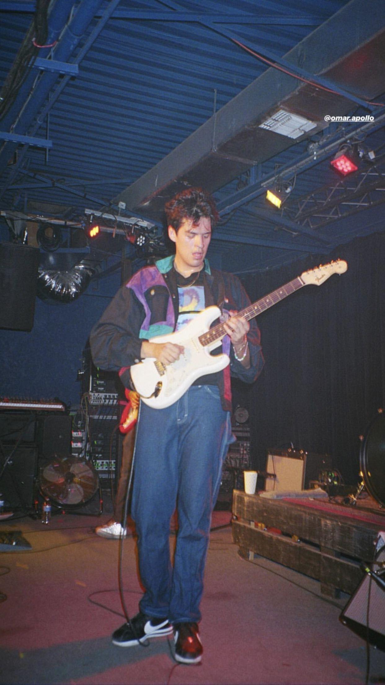 Omar Apollo Wallpapers - Top Free Omar Apollo Backgrounds - WallpaperAccess