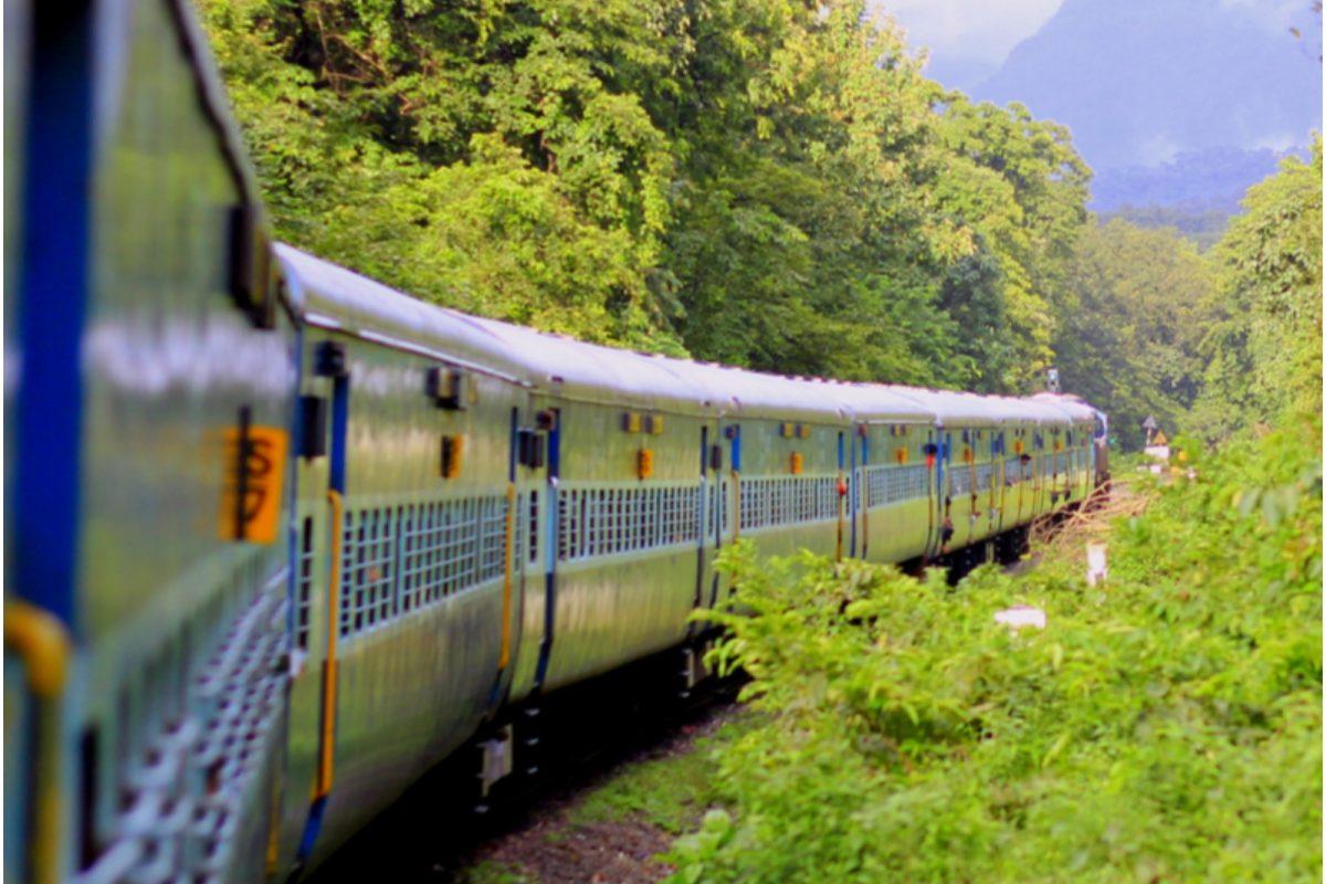 Indian Train Wallpapers - Top Free Indian Train Backgrounds ...