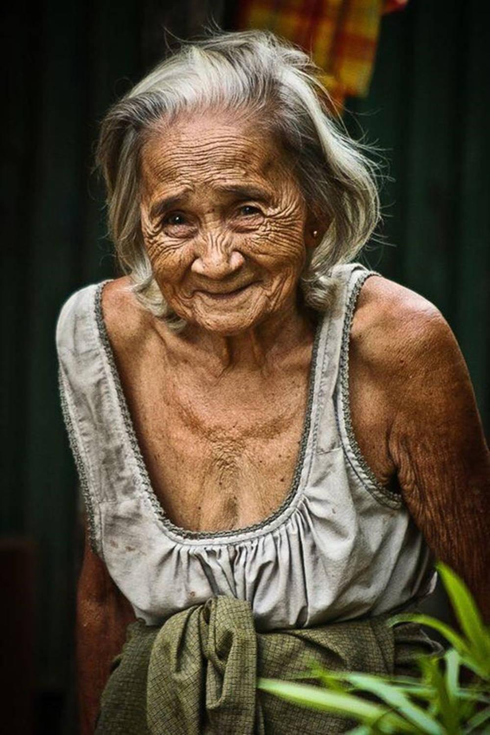 Old Lady Wallpapers - Top Free Old Lady Backgrounds - WallpaperAccess