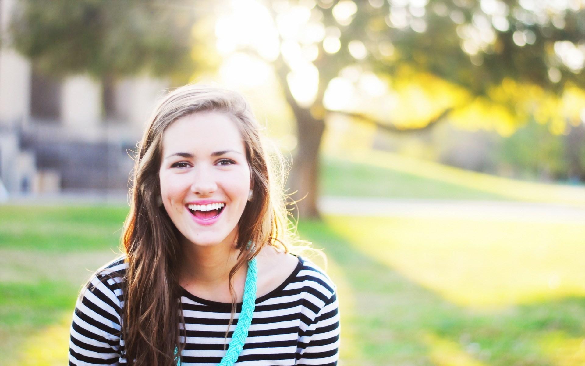 Smile Woman Wallpapers - Top Free Smile Woman Backgrounds - WallpaperAccess