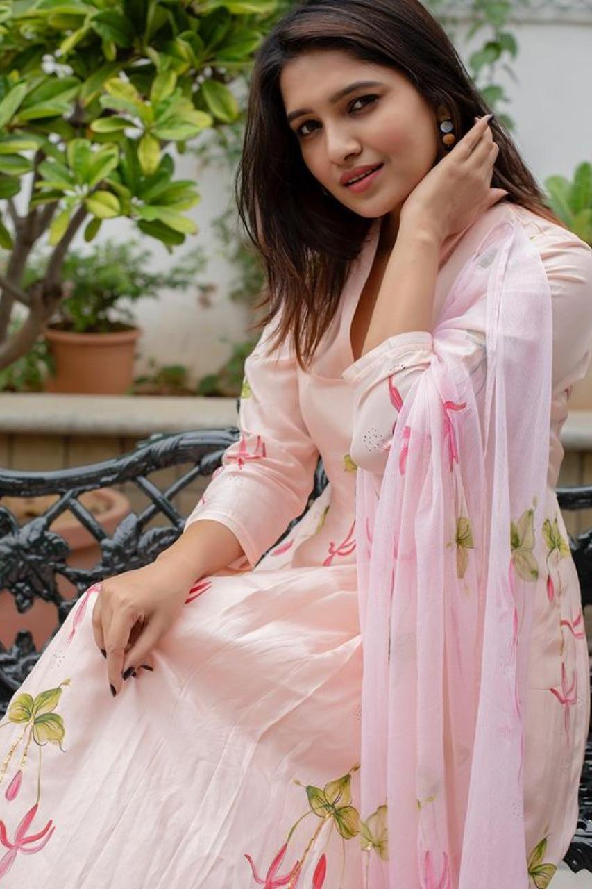 Vani Bhojan Wallpapers - Top Free Vani Bhojan Backgrounds - WallpaperAccess