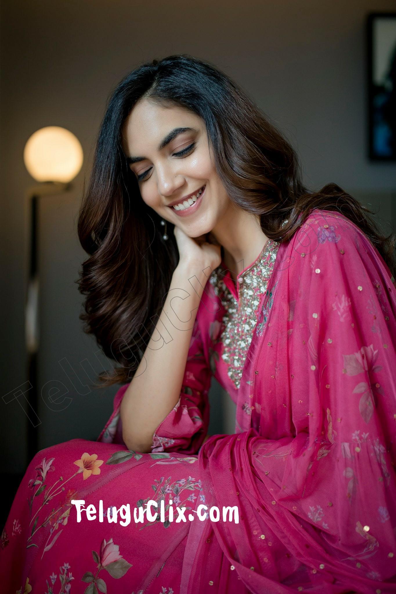 Ritu Verma Wallpapers - Top Free Ritu Verma Backgrounds - WallpaperAccess