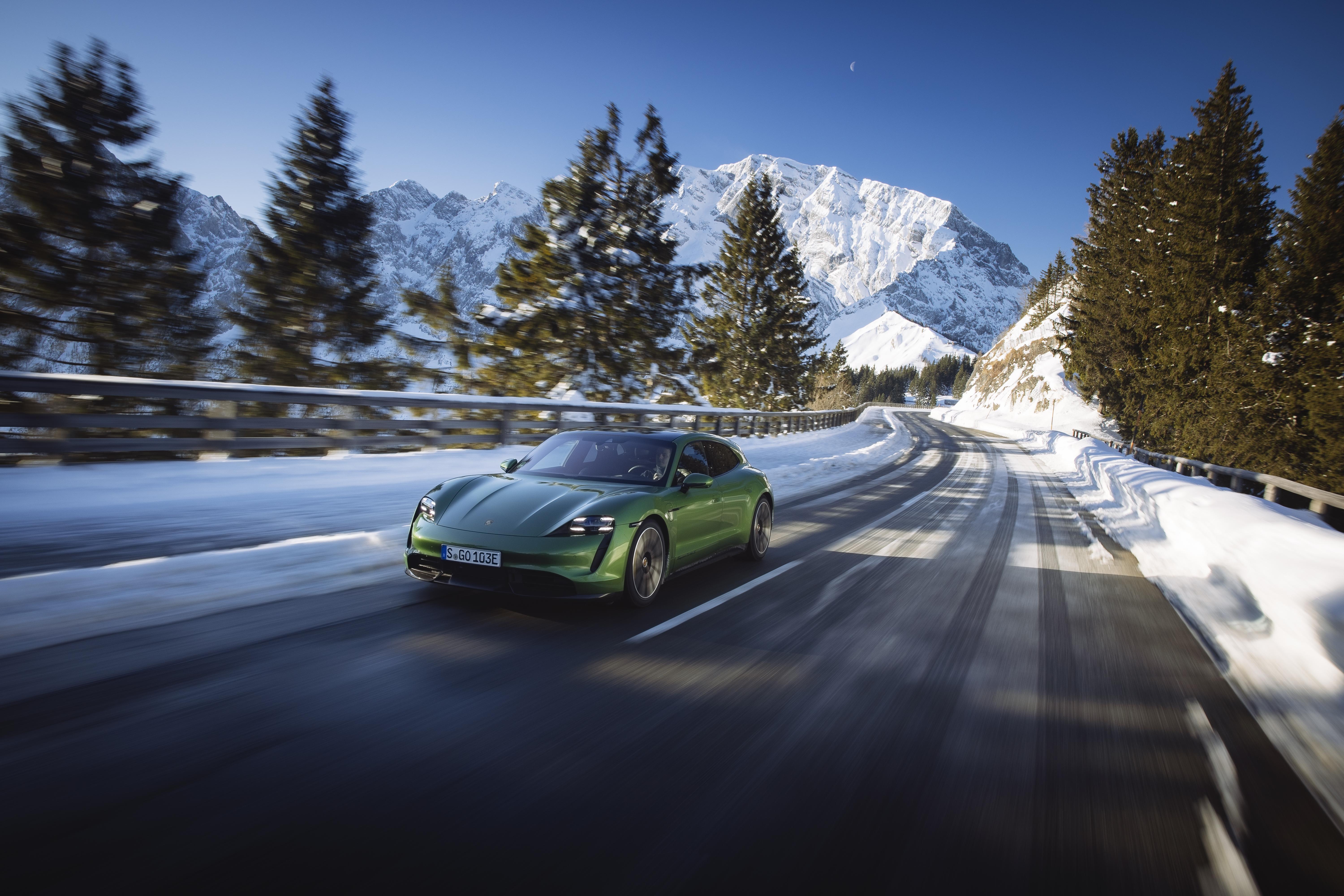 Green Sports Car Wallpapers - Top Free Green Sports Car Backgrounds ...