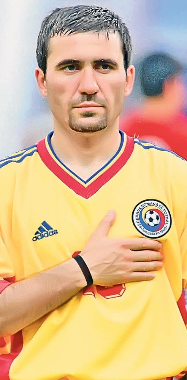 Gheorghe Hagi Wallpapers - Top Free Gheorghe Hagi Backgrounds - WallpaperAccess