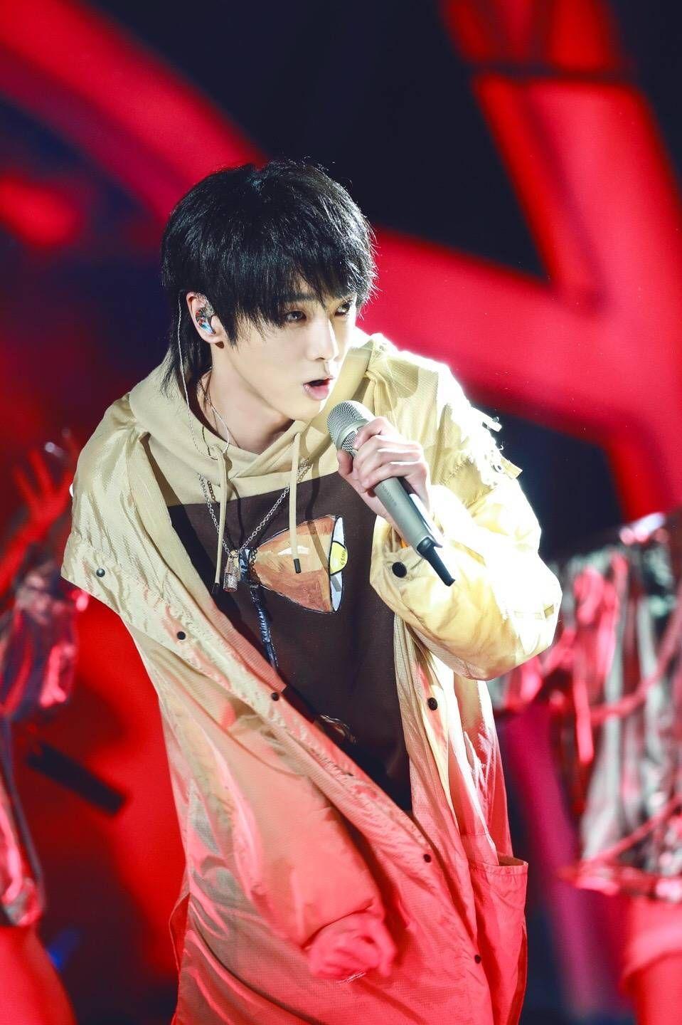 Hua Chenyu Wallpapers - Top Free Hua Chenyu Backgrounds - WallpaperAccess