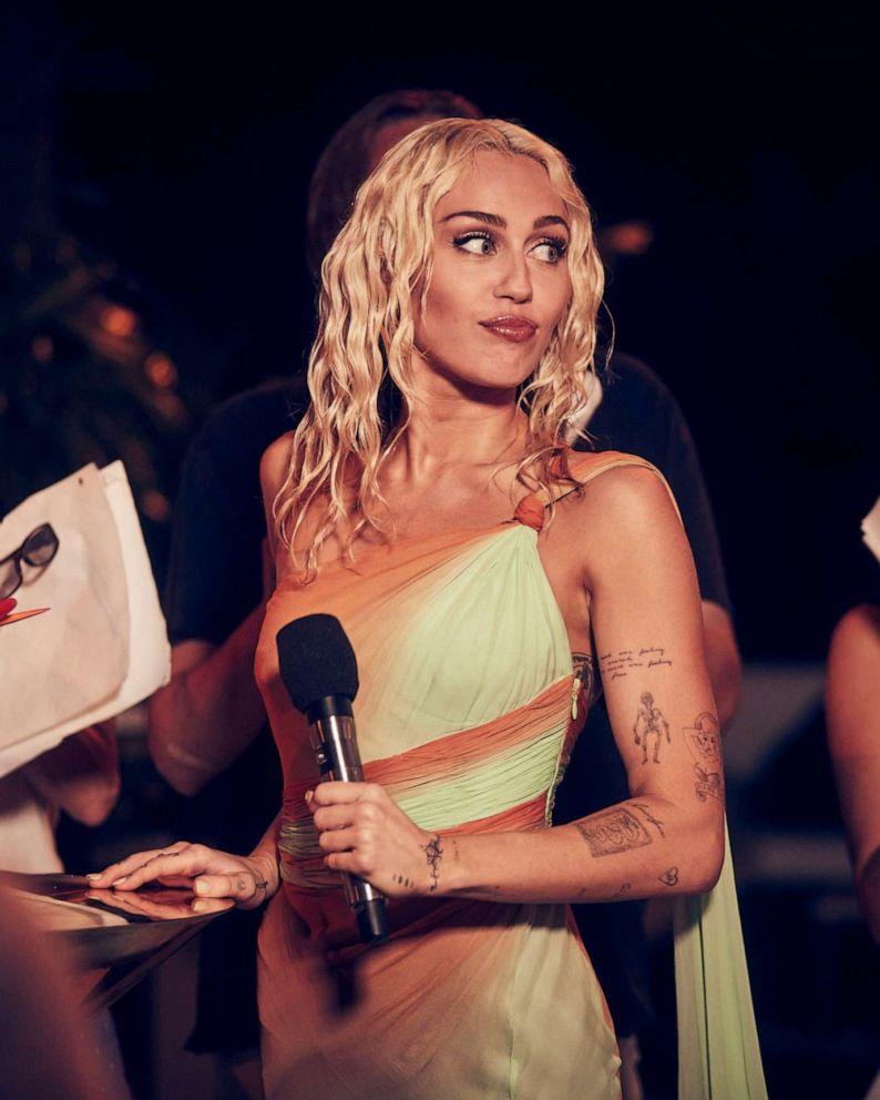 Flowers Miley Cyrus Wallpapers - Top Free Flowers Miley Cyrus ...