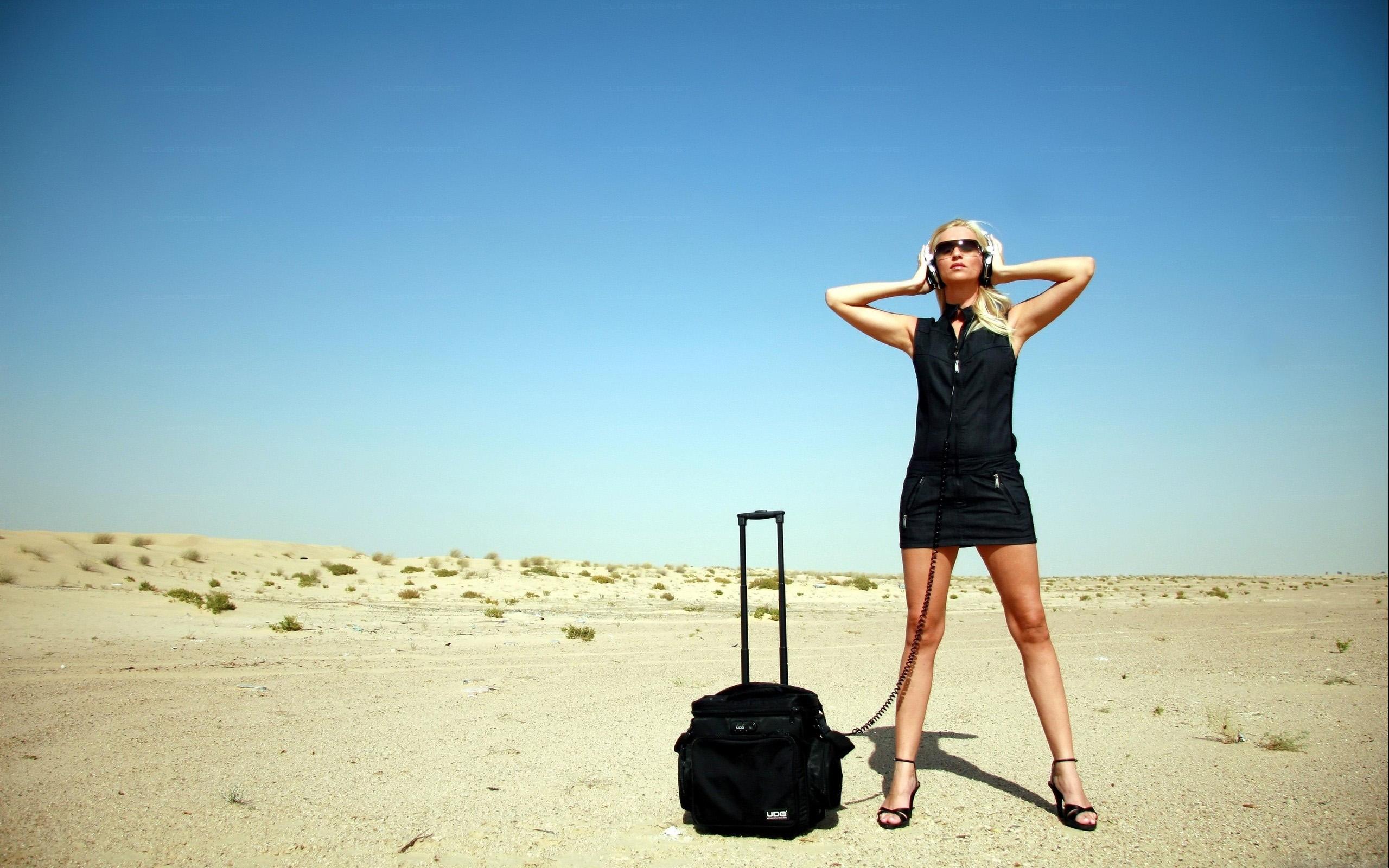 Travel Bag Wallpapers - Top Free Travel Bag Backgrounds - WallpaperAccess