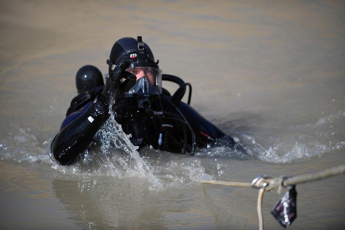 Navy Diver Wallpapers - Top Free Navy Diver Backgrounds - WallpaperAccess
