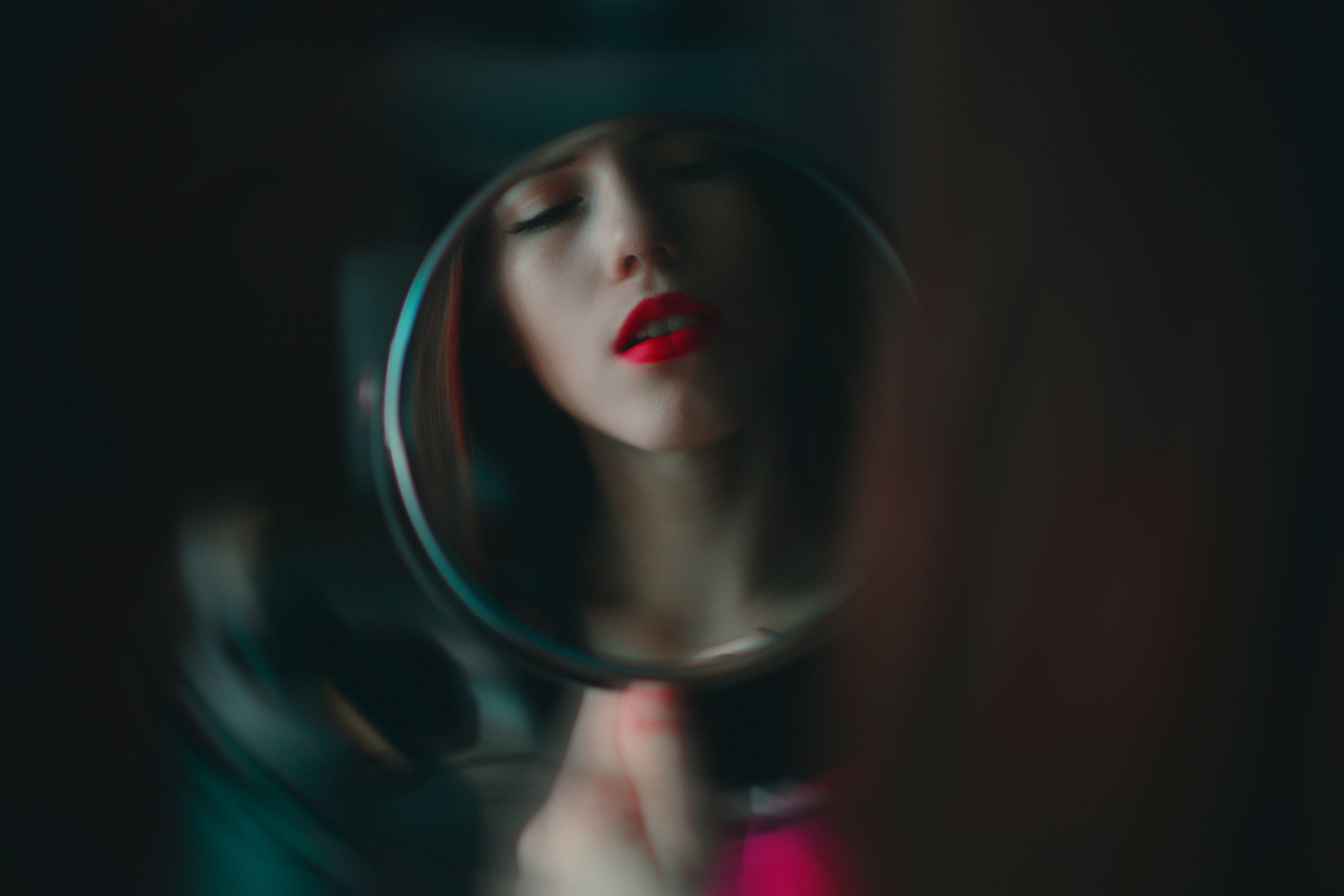 Mirror Girl Wallpapers - Top Free Mirror Girl Backgrounds - WallpaperAccess