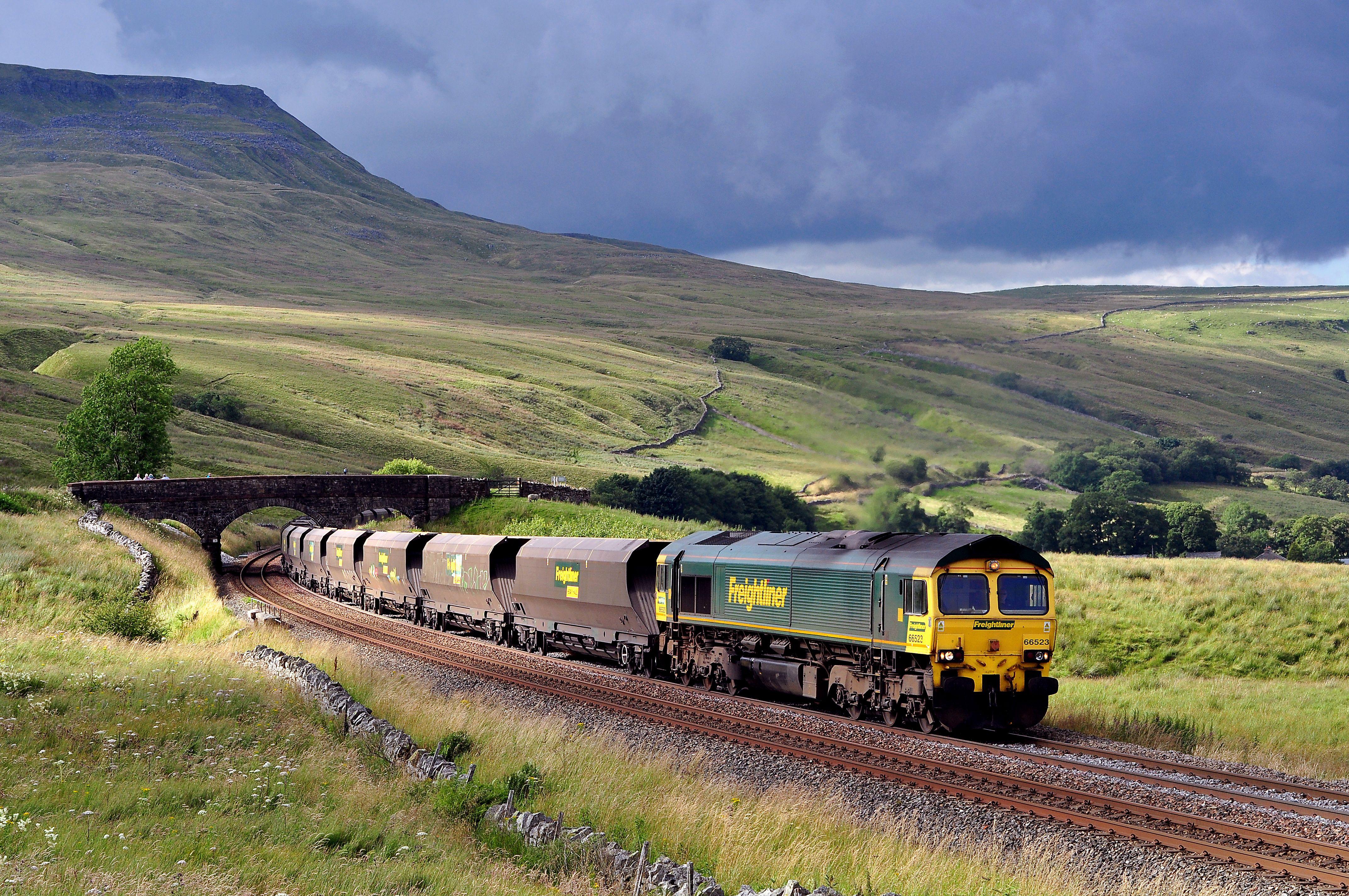 Freight Train Wallpapers - Top Free Freight Train Backgrounds ...