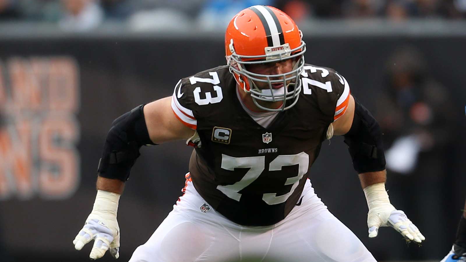 Joe Thomas Wallpapers - Top Free Joe Thomas Backgrounds - WallpaperAccess
