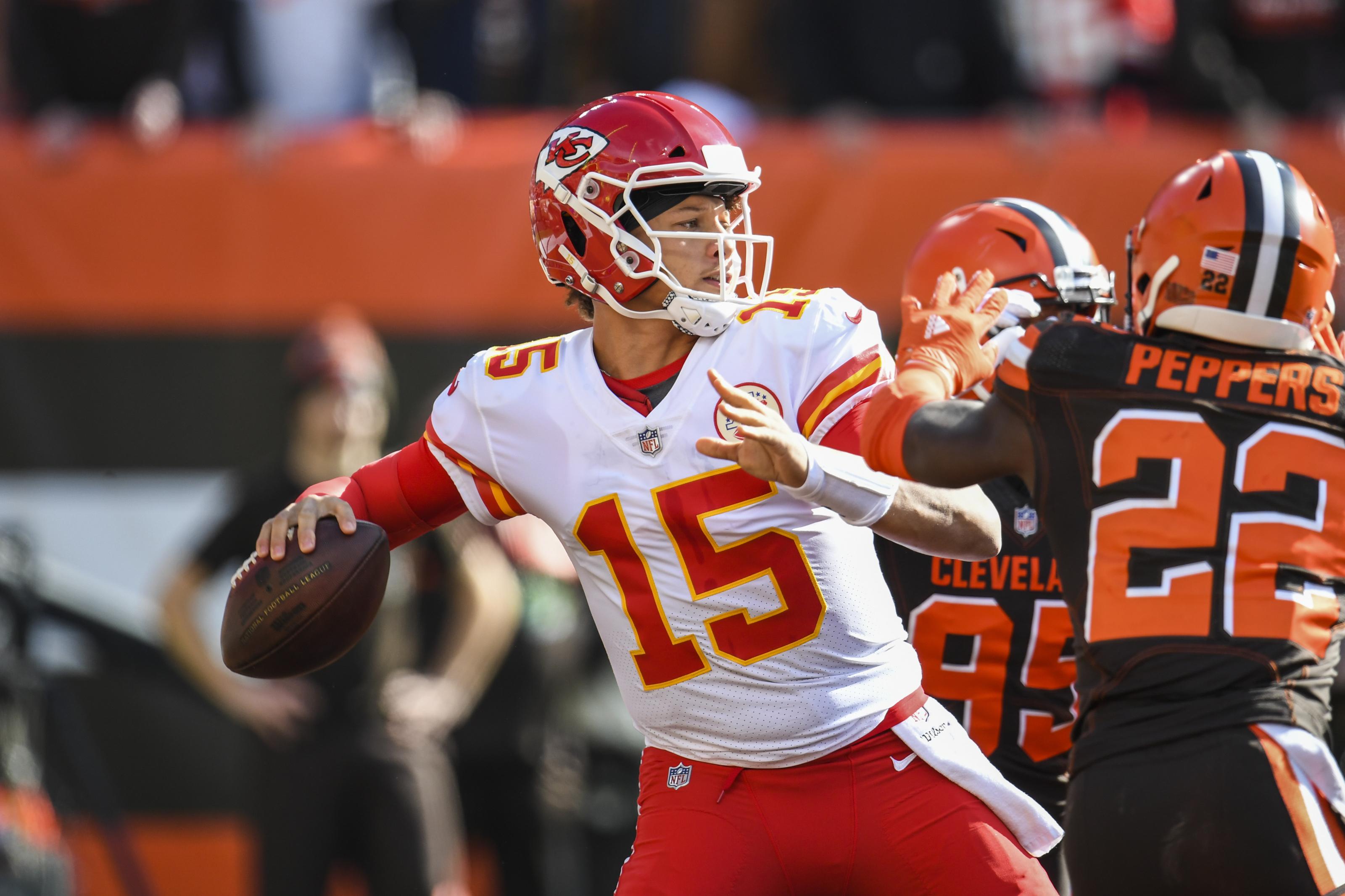 Joe Thomas Wallpapers - Top Free Joe Thomas Backgrounds - WallpaperAccess