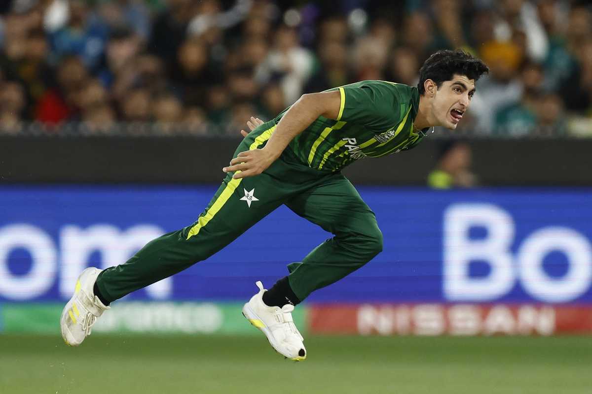 Naseem Shah Wallpapers - Top Free Naseem Shah Backgrounds - WallpaperAccess