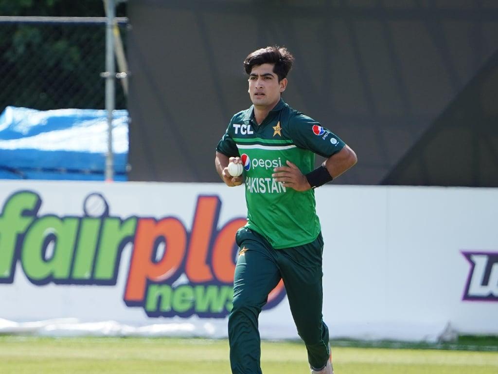 Naseem Shah Wallpapers - Top Free Naseem Shah Backgrounds - WallpaperAccess