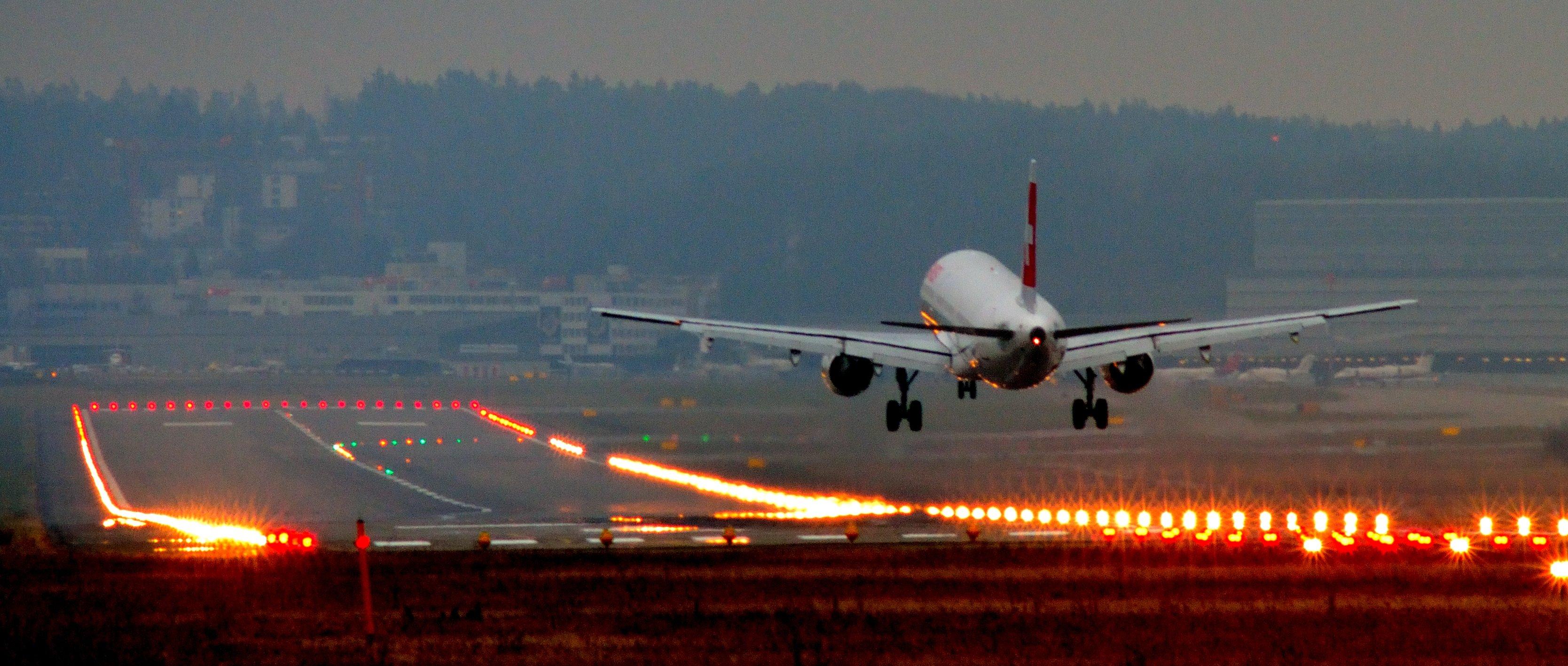 Plane Landing Wallpapers - Top Free Plane Landing Backgrounds ...