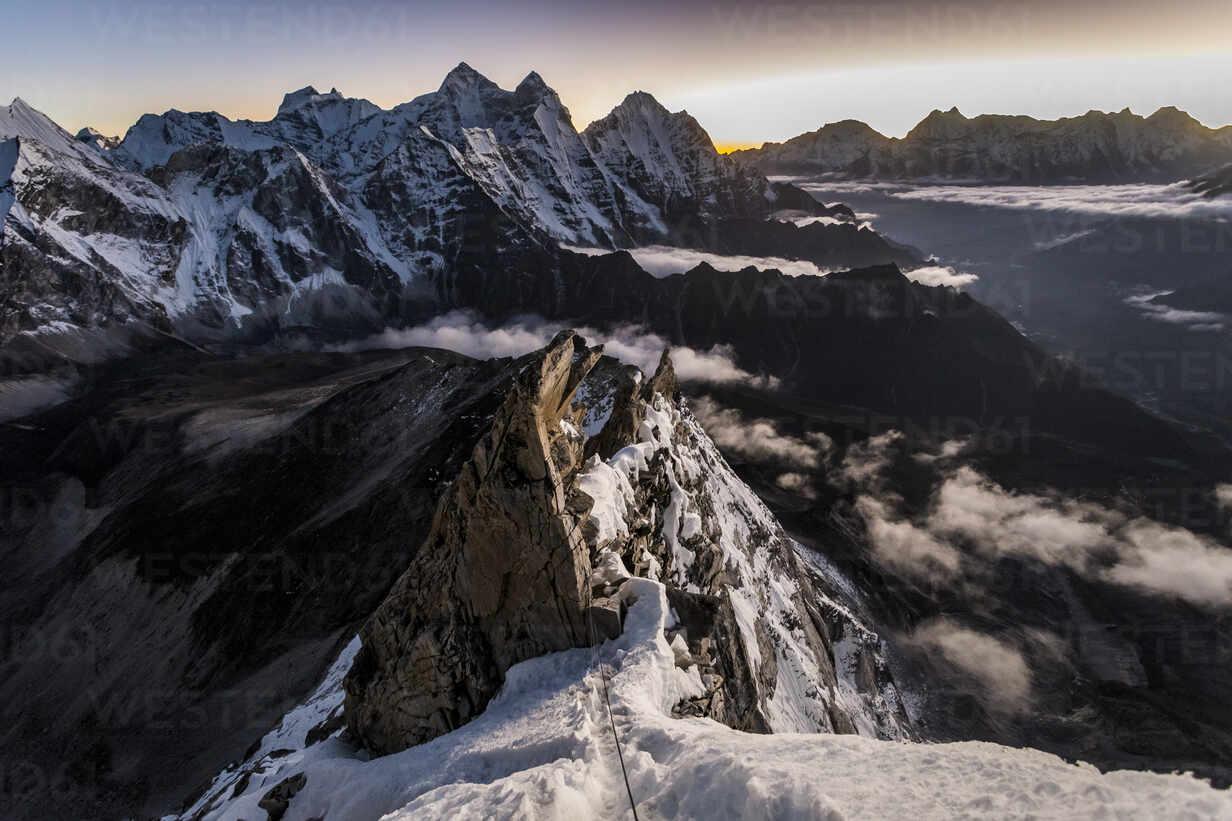 Ama Dablam Wallpapers - Top Free Ama Dablam Backgrounds - WallpaperAccess