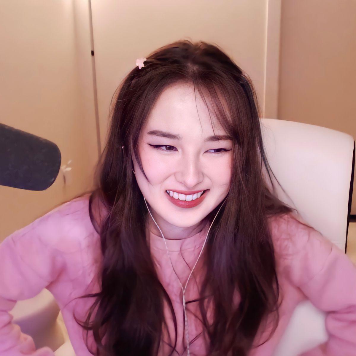 Tinakitten Wallpapers - Top Free Tinakitten Backgrounds - WallpaperAccess