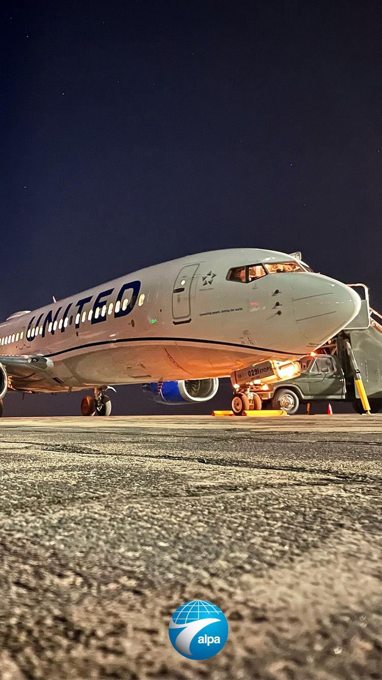 United Airlines iPhone Wallpapers - Top Free United Airlines iPhone ...