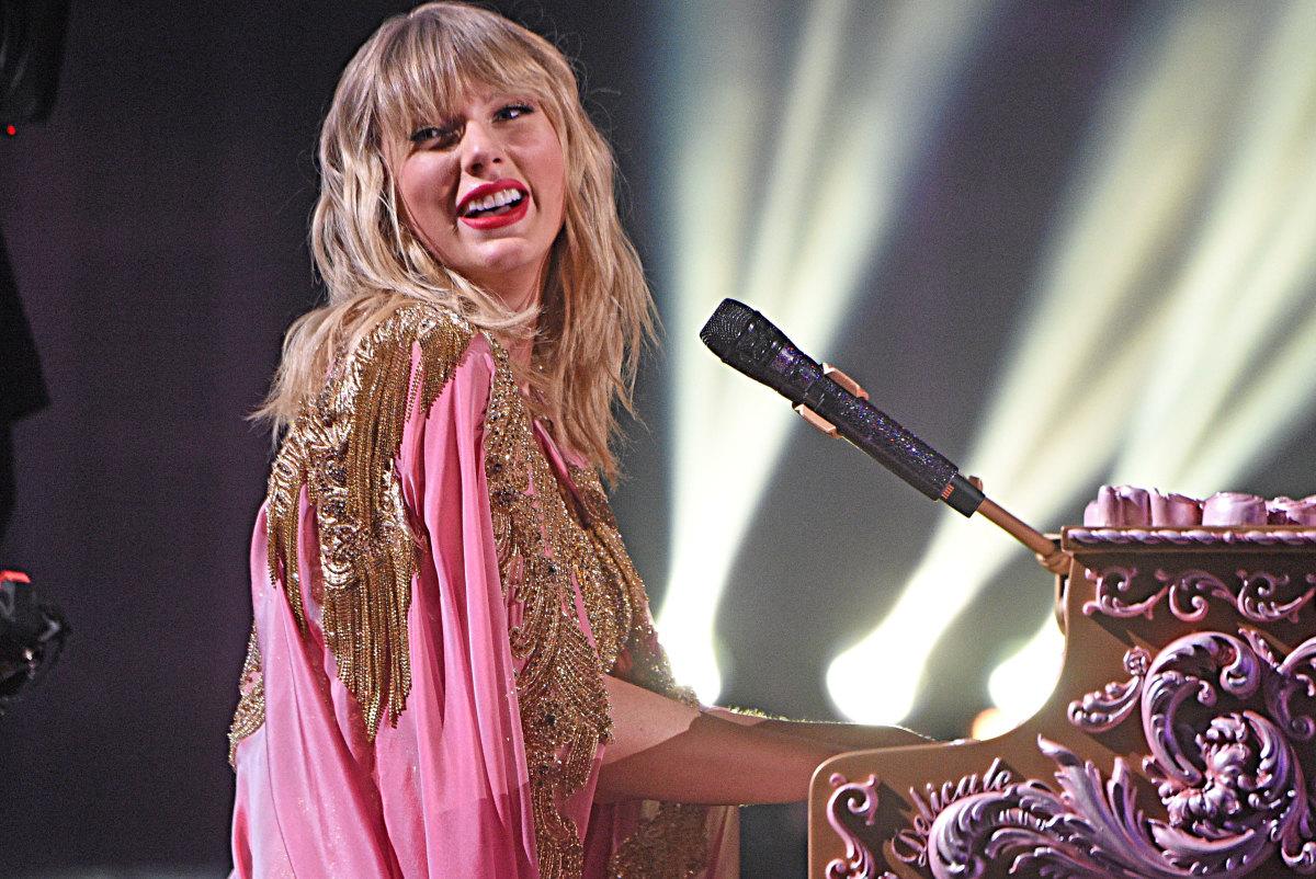 Taylor Swift Eras Tour Wallpapers - Top Free Taylor Swift Eras Tour ...