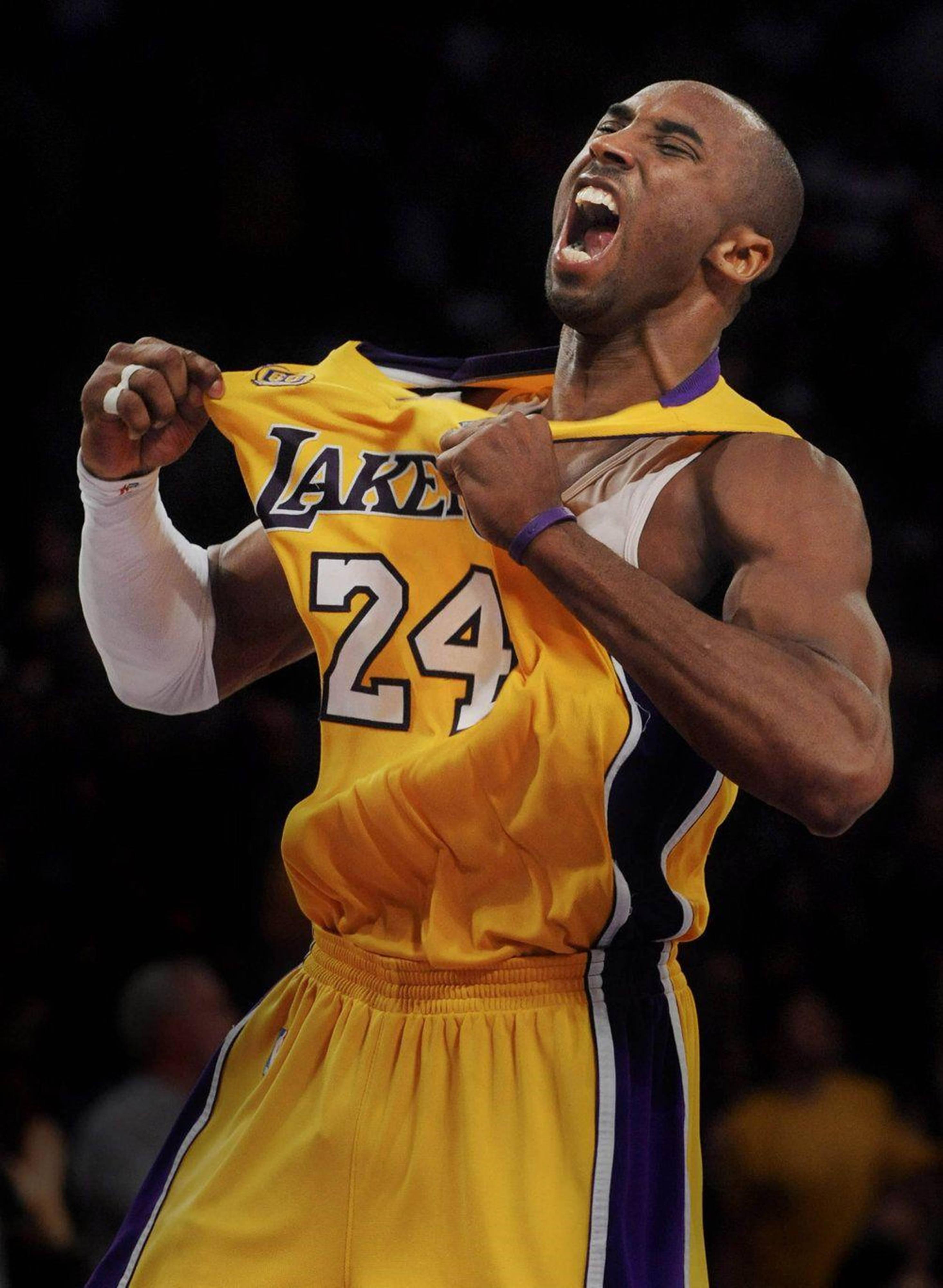 Kobe Bryant Shooting Form Wallpaper