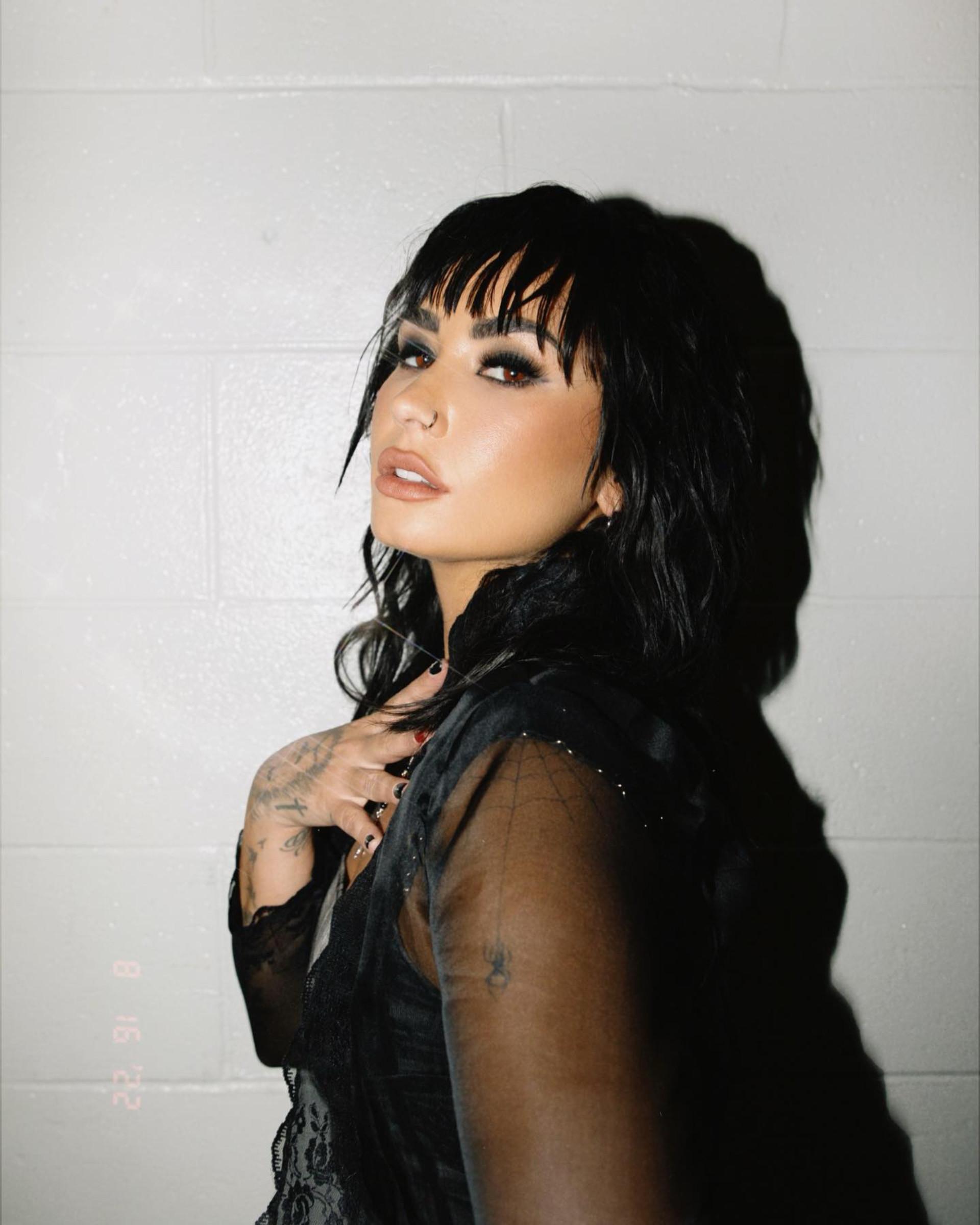 Demi Lovato HD Wallpapers - Top Free Demi Lovato HD Backgrounds ...