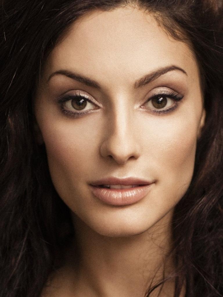 Erica Cerra Wallpaper