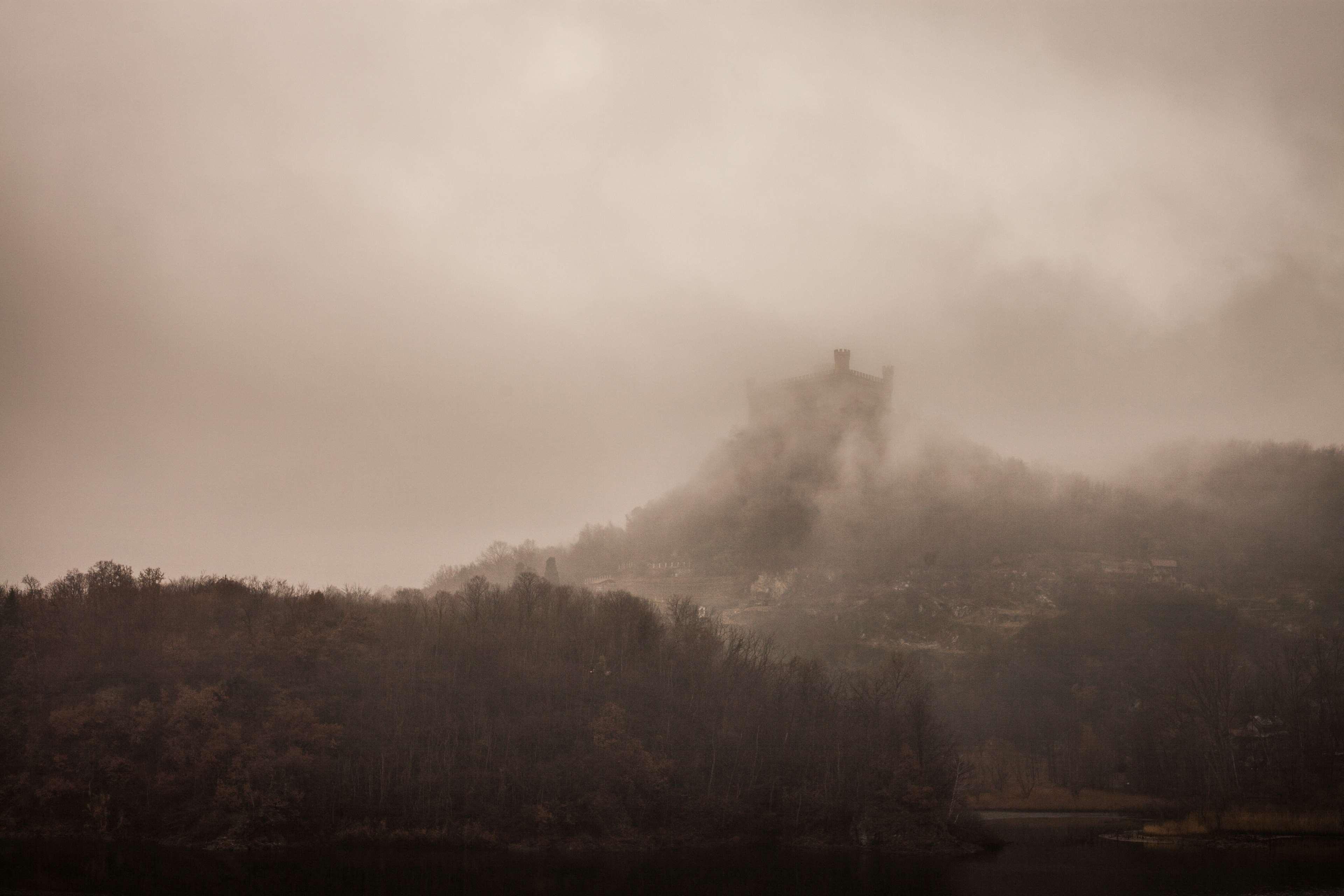 Foggy Castle Wallpapers - Top Free Foggy Castle Backgrounds ...