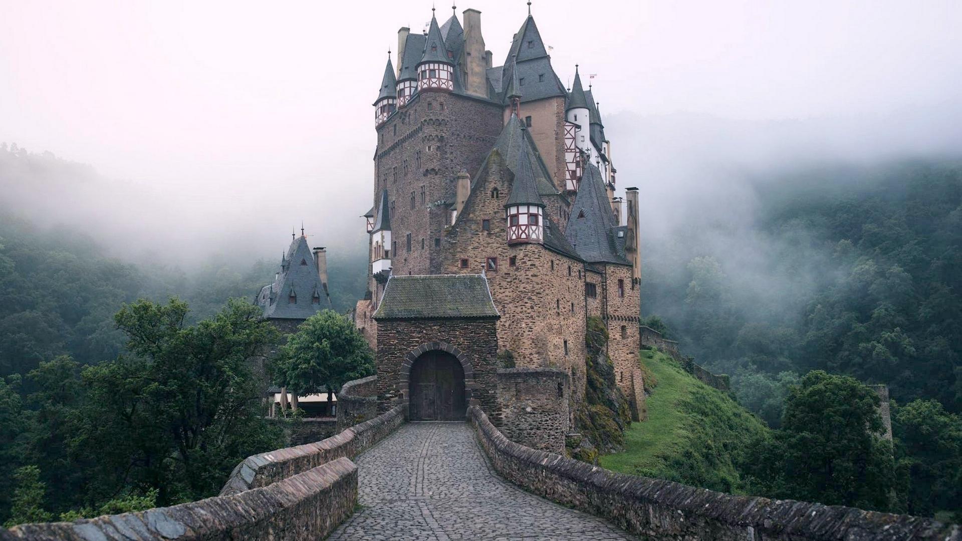 Foggy Castle Wallpapers - Top Free Foggy Castle Backgrounds ...