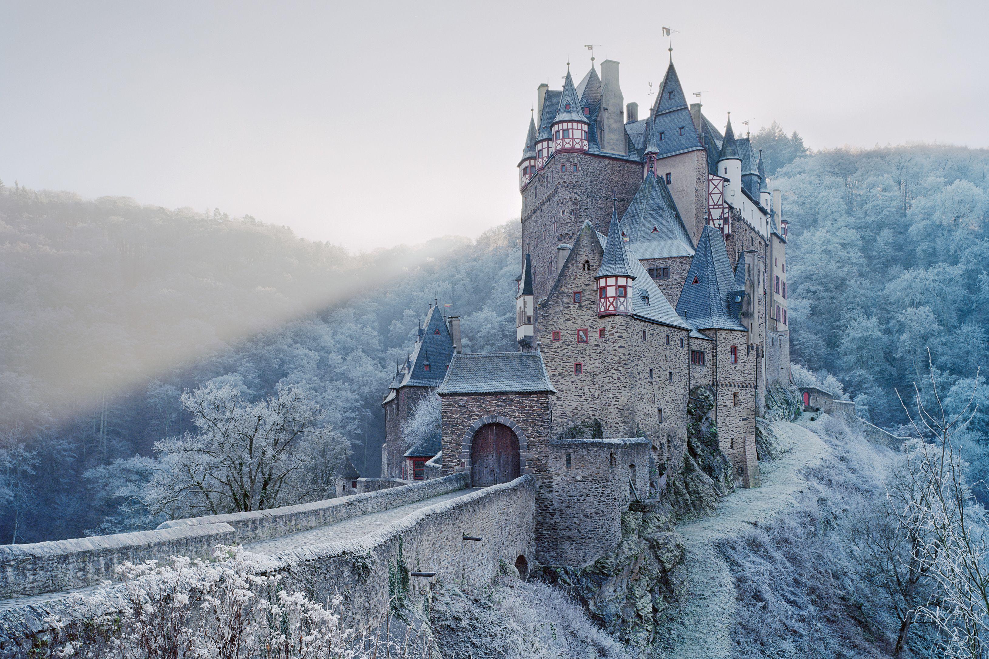 Foggy Castle Wallpapers - Top Free Foggy Castle Backgrounds ...