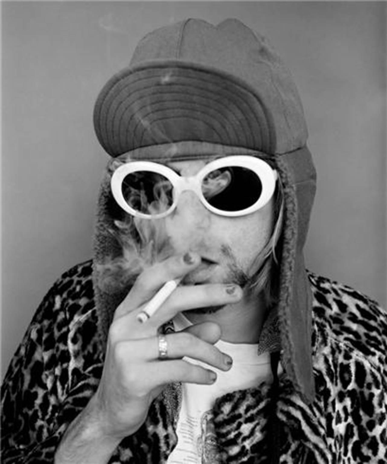 Kurt Cobain Smoking Wallpapers - Top Free Kurt Cobain Smoking ...