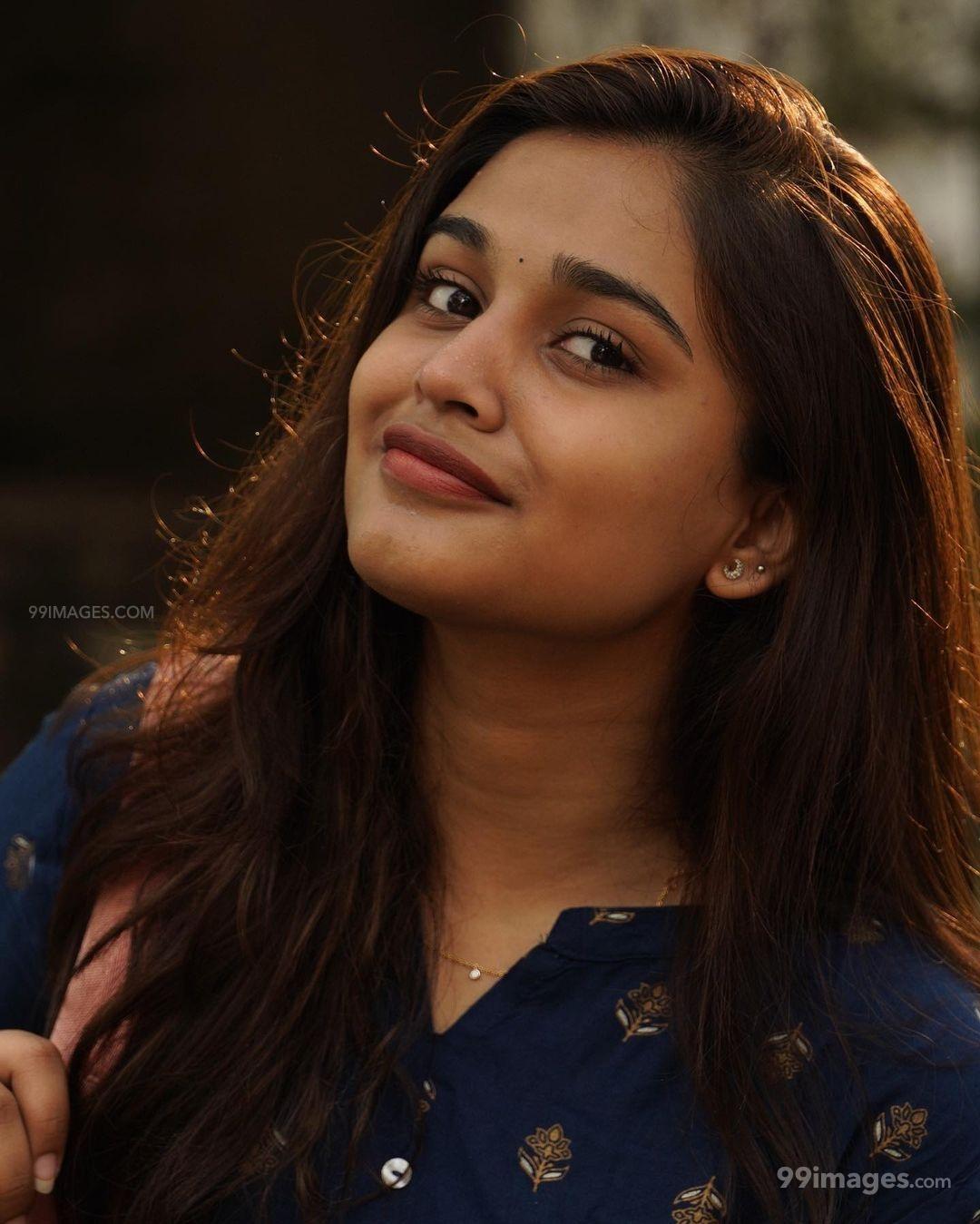 Varsha Dsouza Wallpapers Top Free Varsha Dsouza Backgrounds Wallpaperaccess