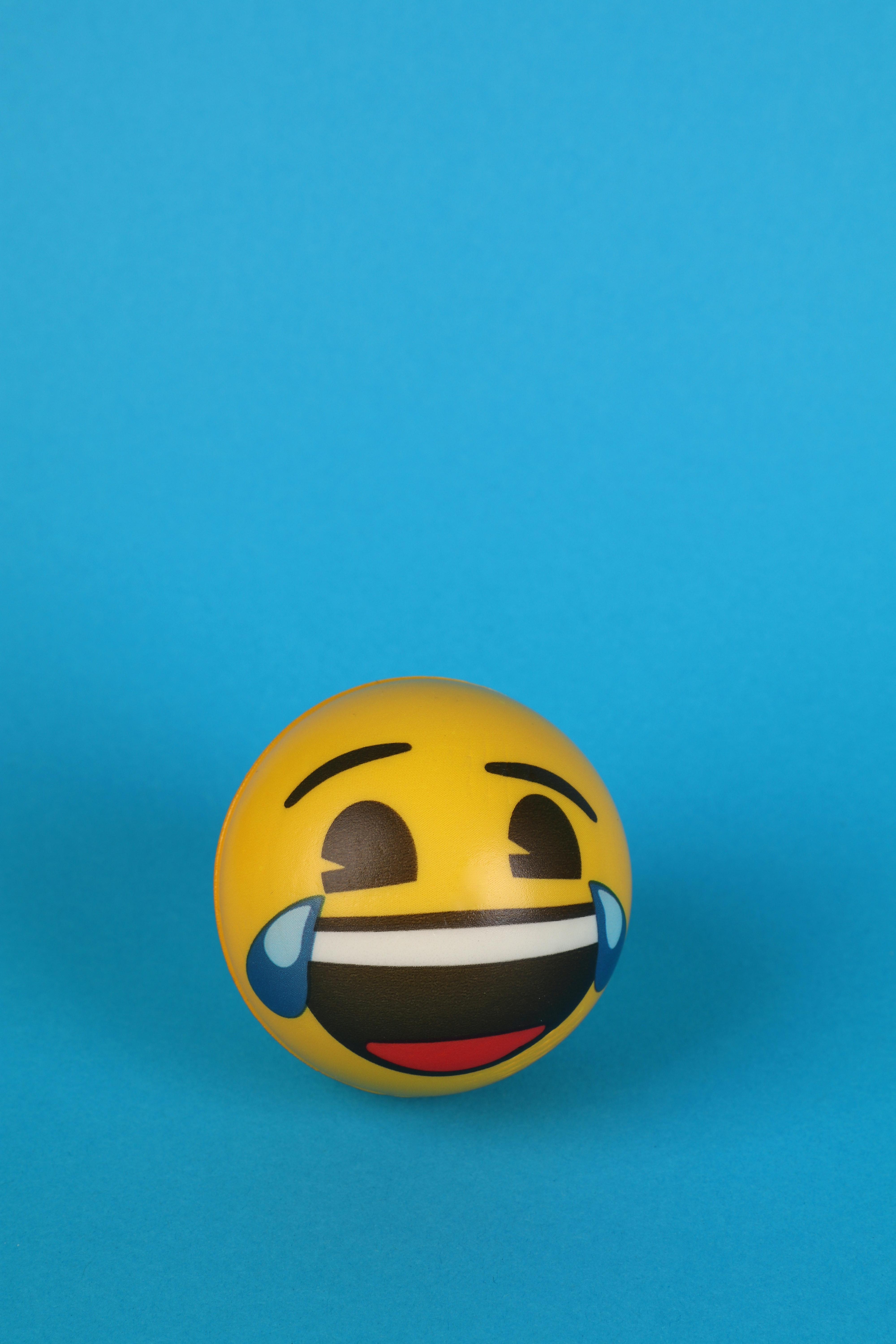 Crying Emoji Wallpapers - Top Free Crying Emoji Backgrounds ...