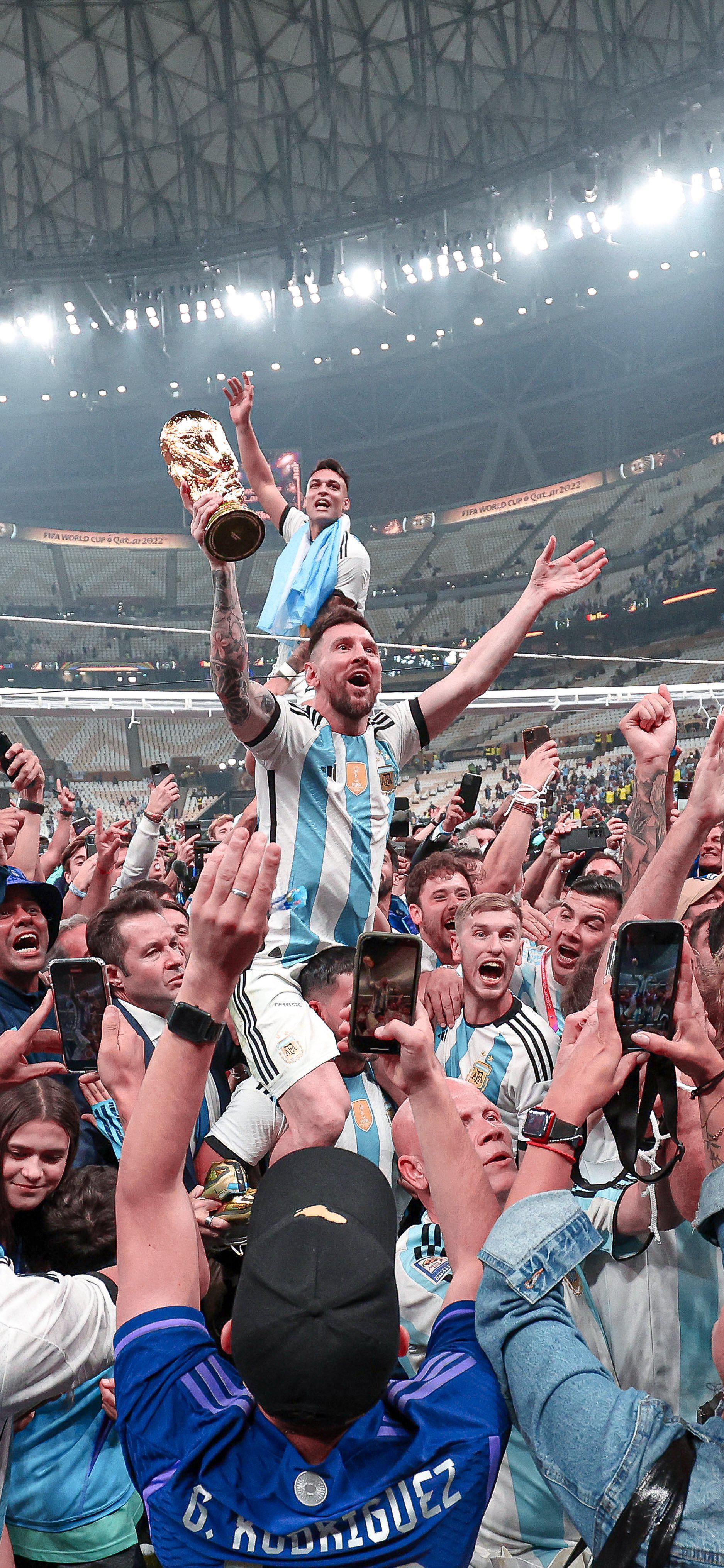 Messi With World Cup Wallpapers - Top Free Messi With World Cup ...