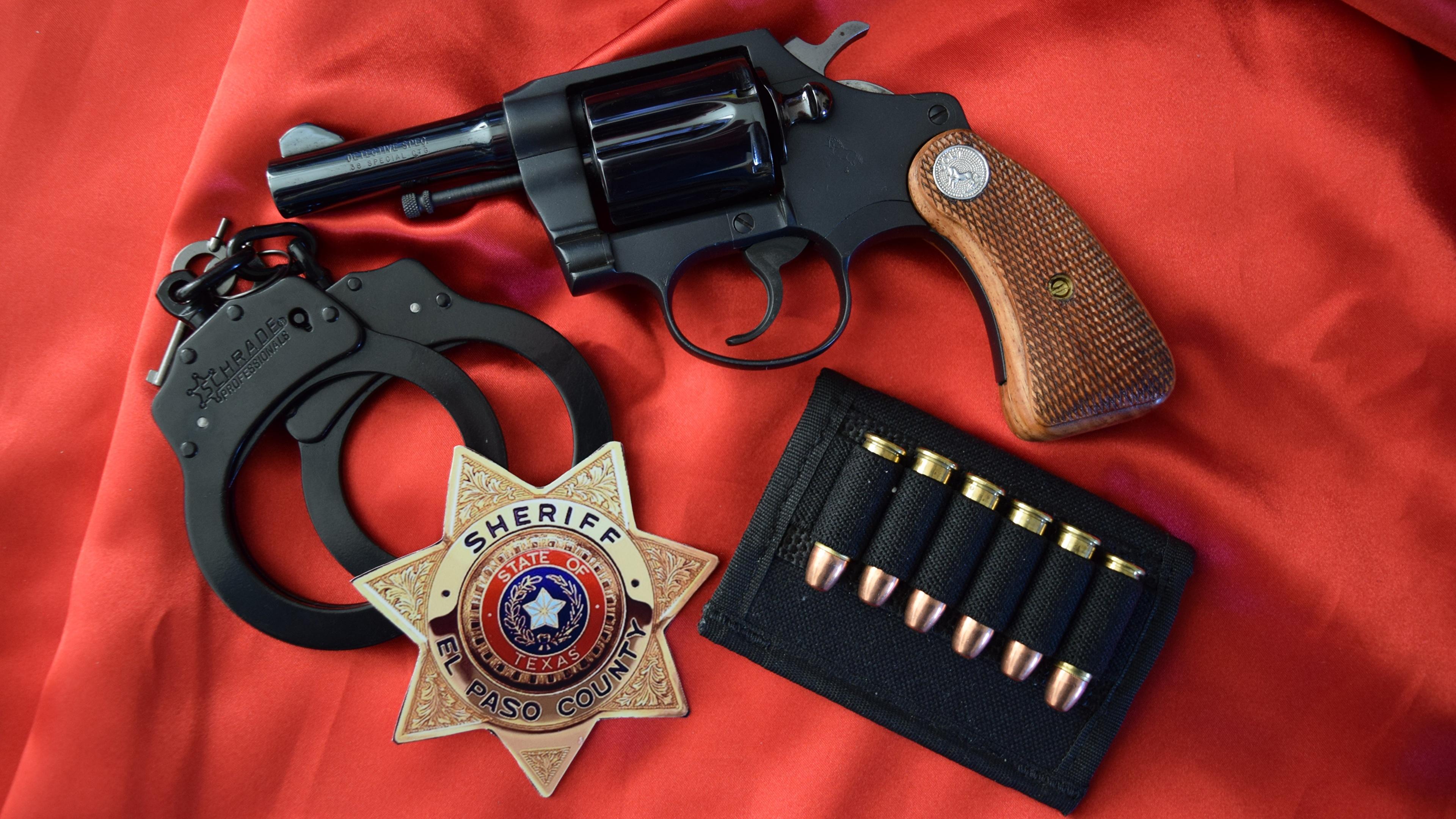 Handcuffs Wallpapers - Top Free Handcuffs Backgrounds - WallpaperAccess