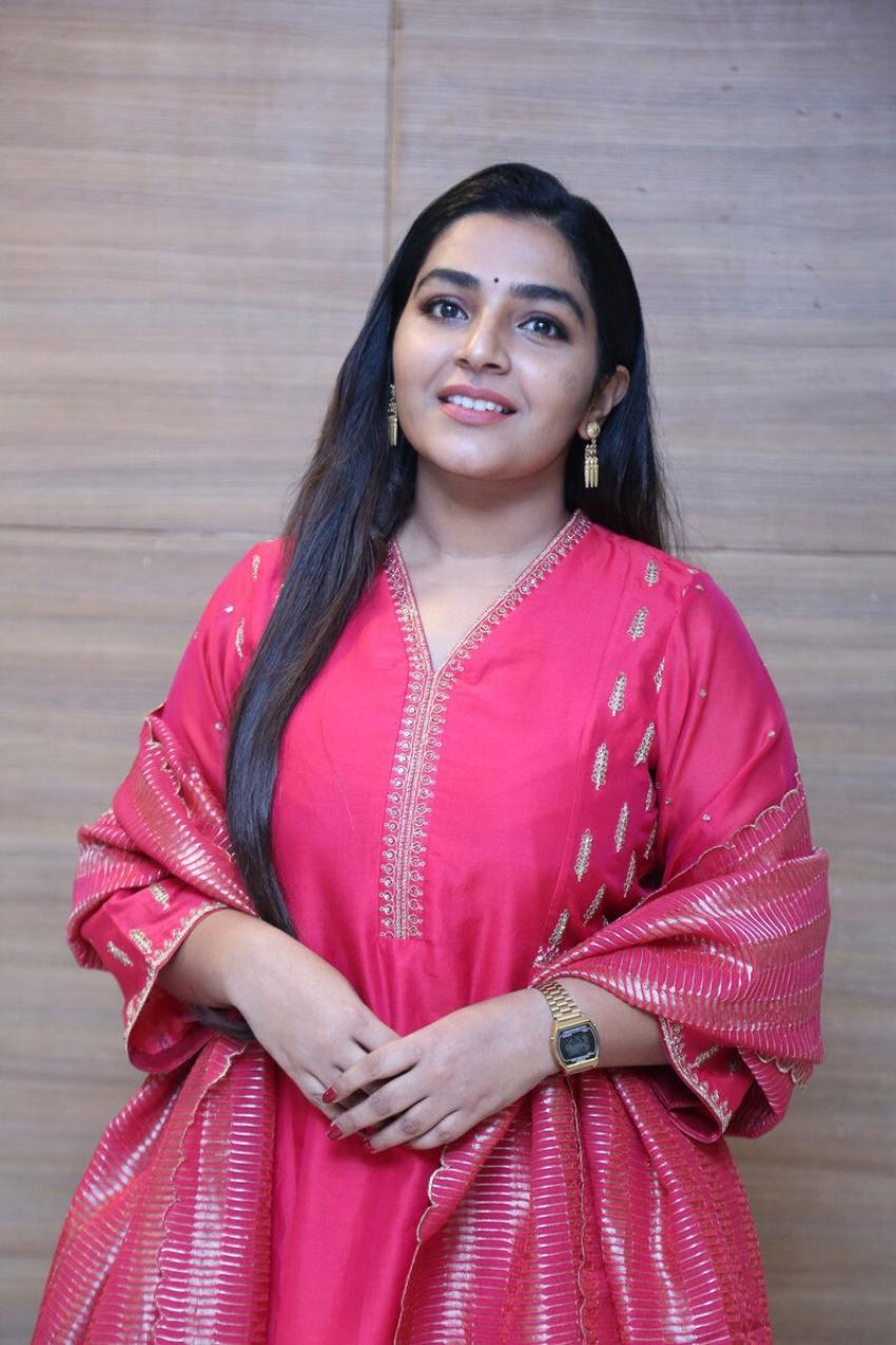 Rajisha Vijayan Wallpapers - Top Free Rajisha Vijayan Backgrounds ...